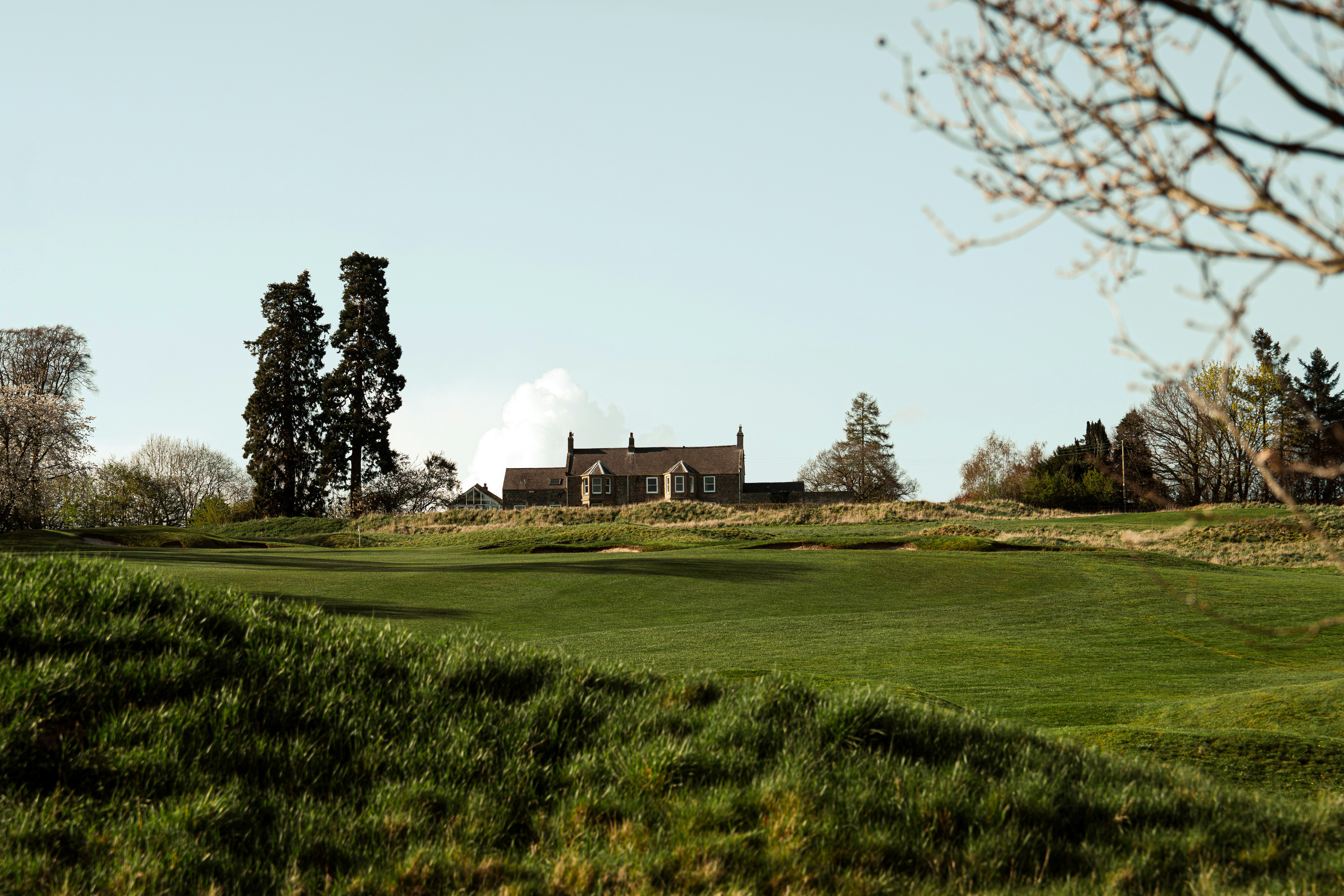 Horizon Estate: A Quiet Crest Above the Greens
