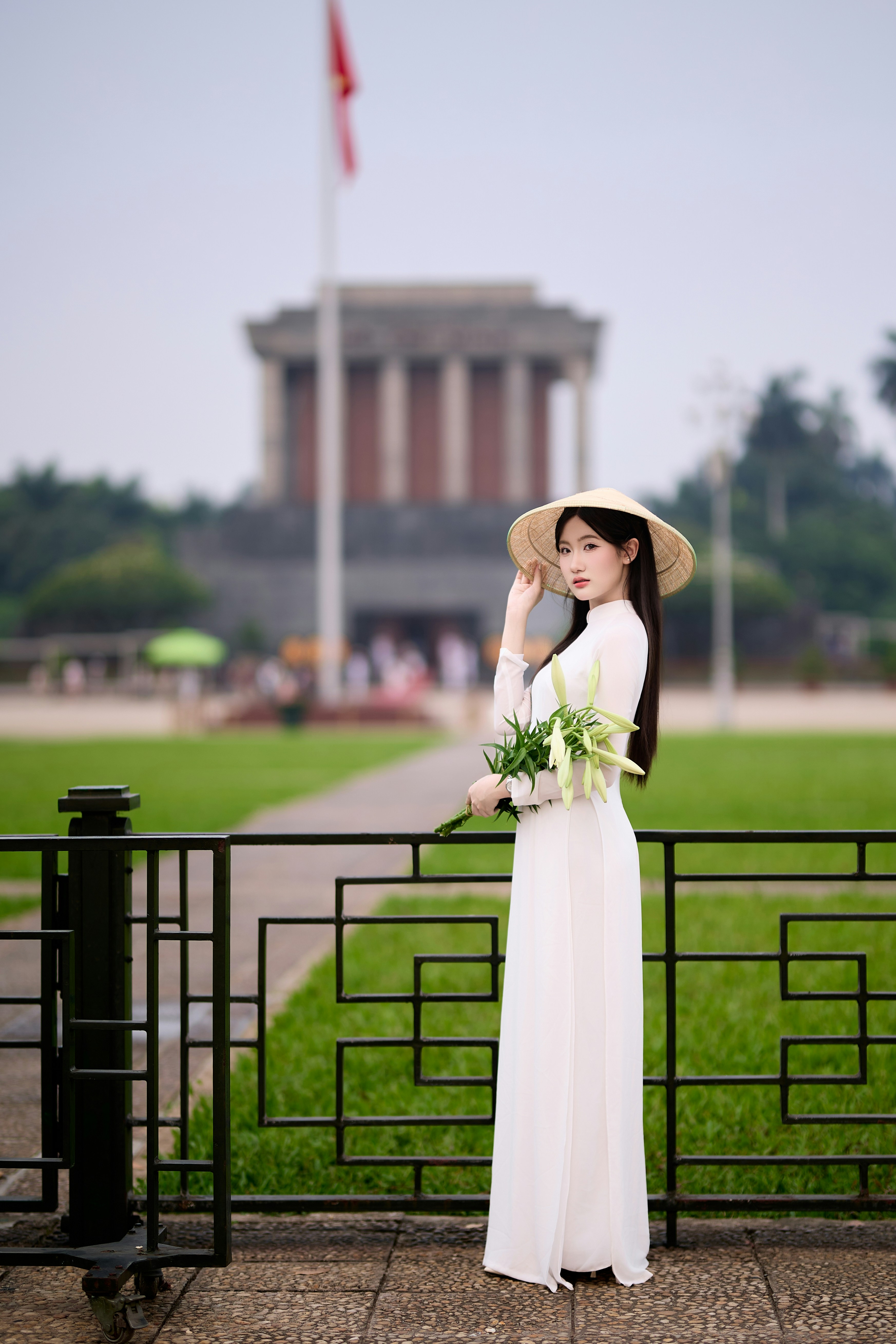 The Emissary of Spring in White