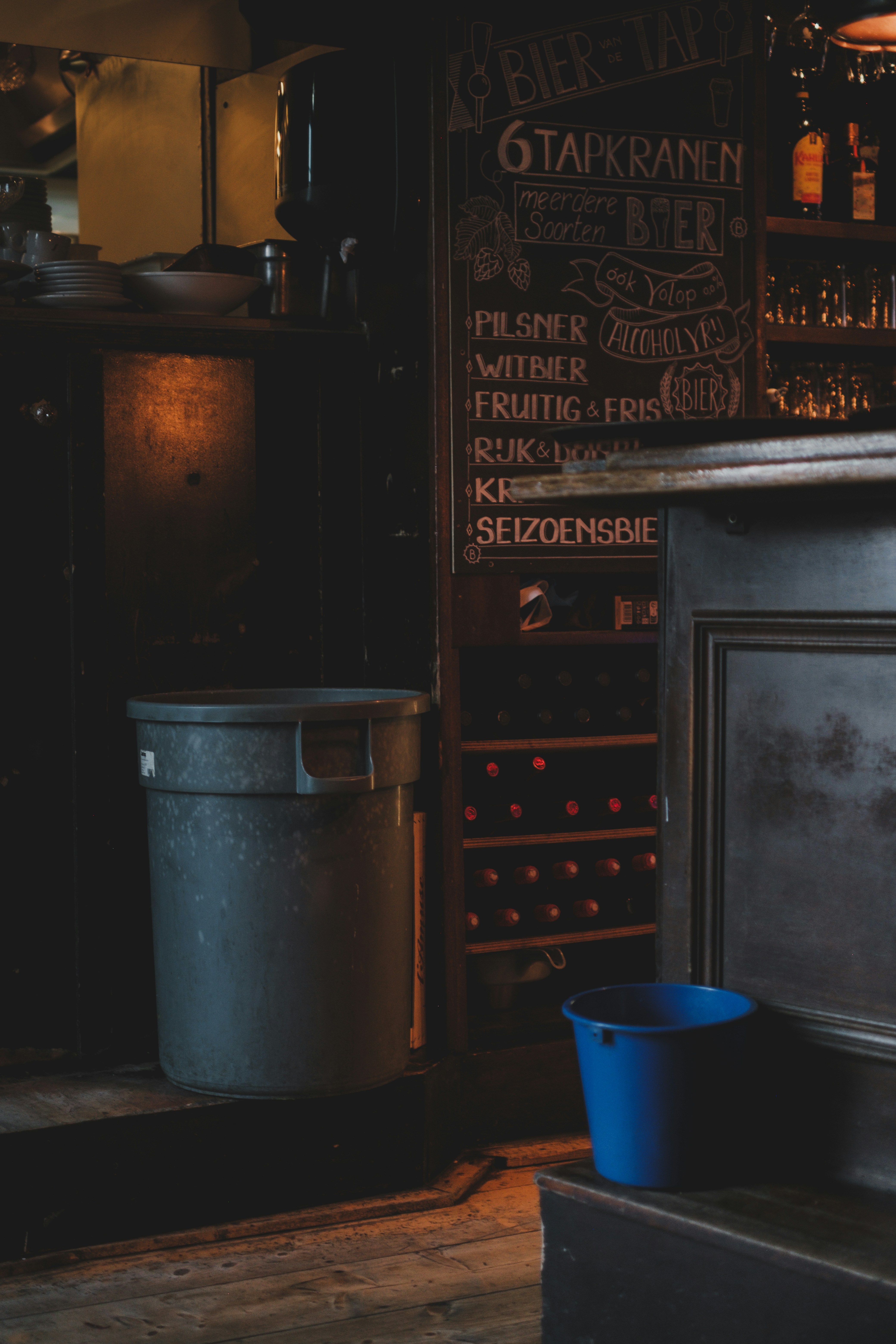 Amber Glow Behind the Bar: A Quiet Corner of Craft and Cork