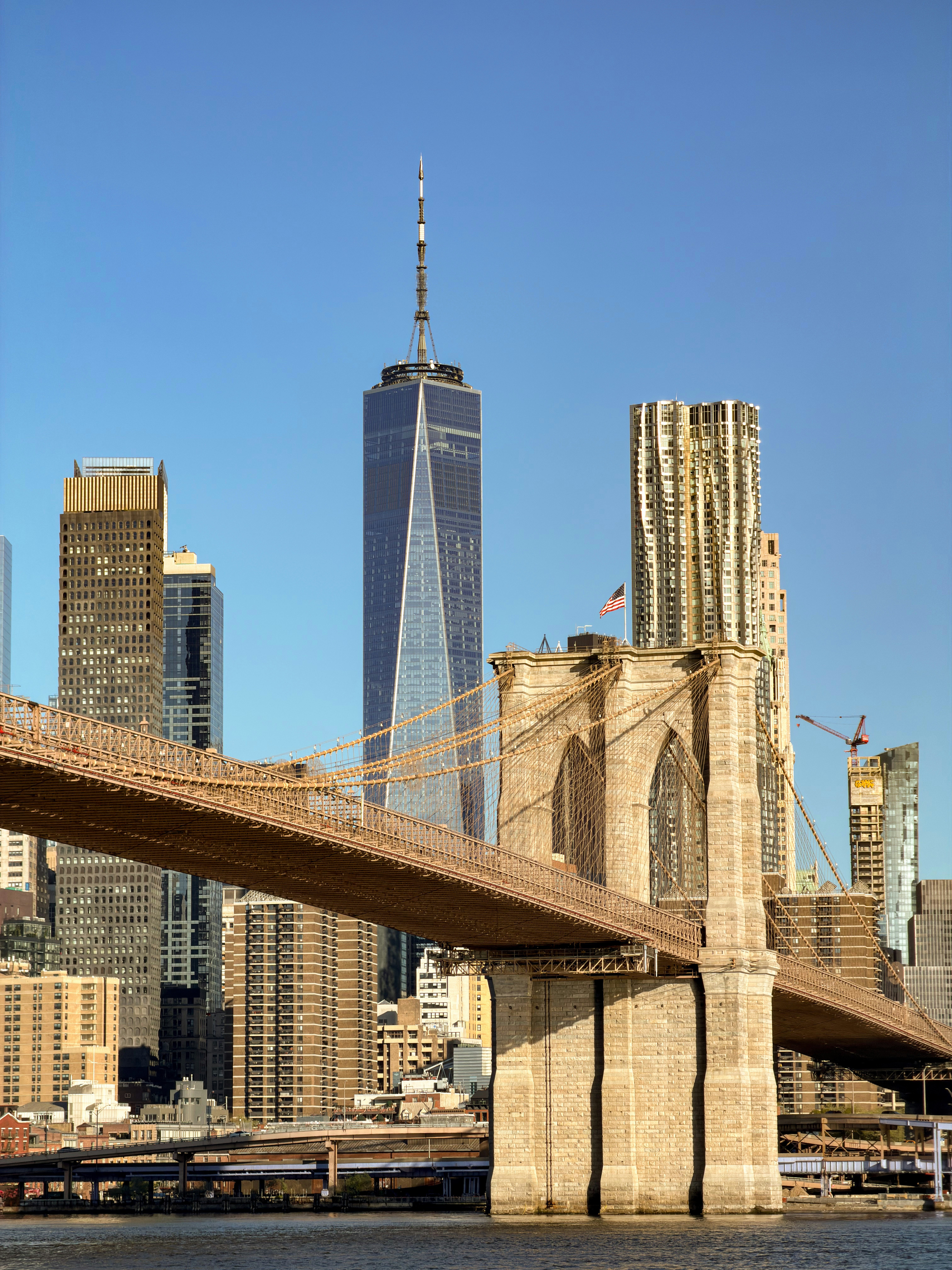 Brooklyn Bridge Silhouette Under a Clear New York Sky