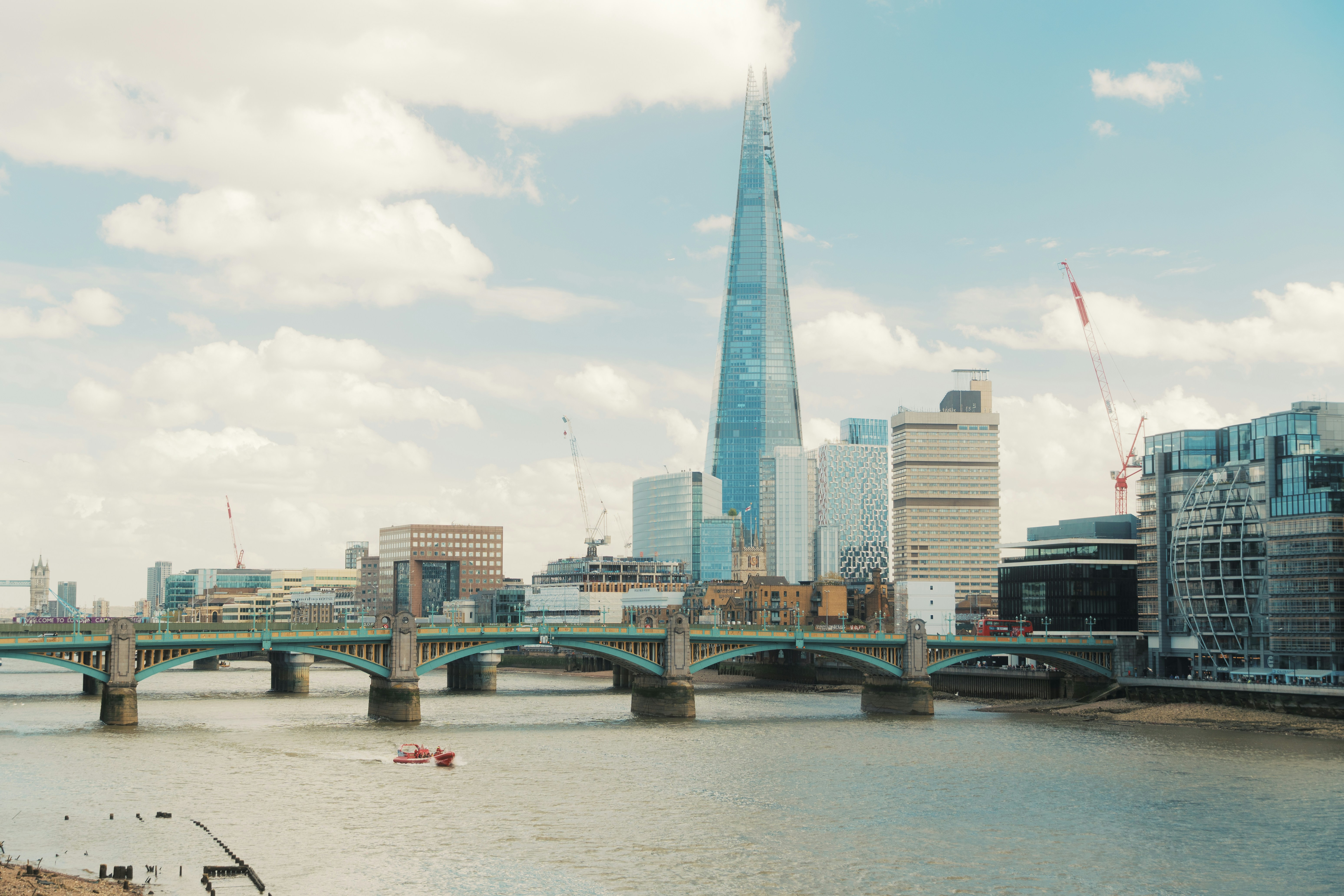 London’s Ribbon of Light: The Shard and Thames Skyline