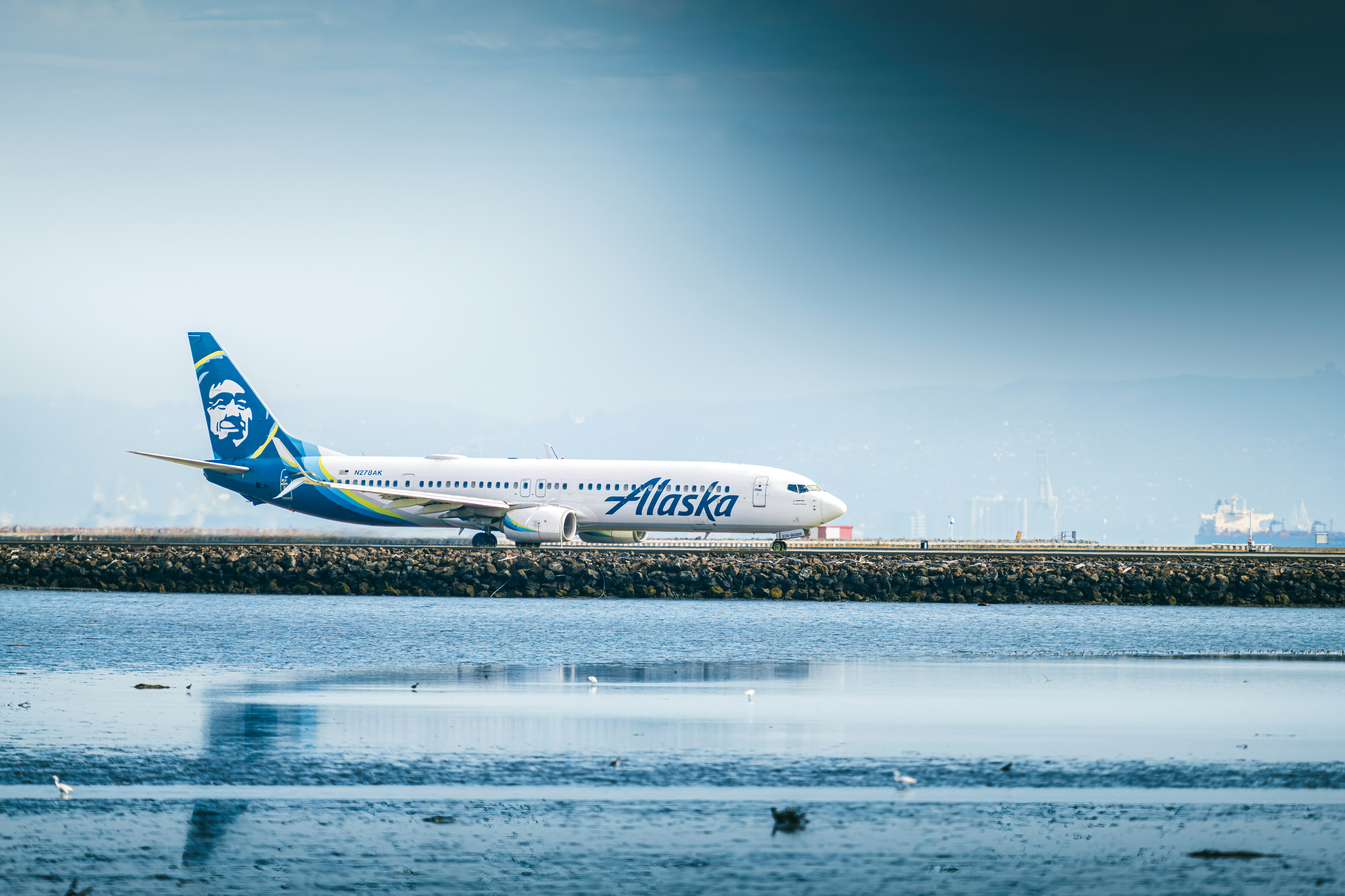 Alaska Horizon: A Coastline Tarmac Moment