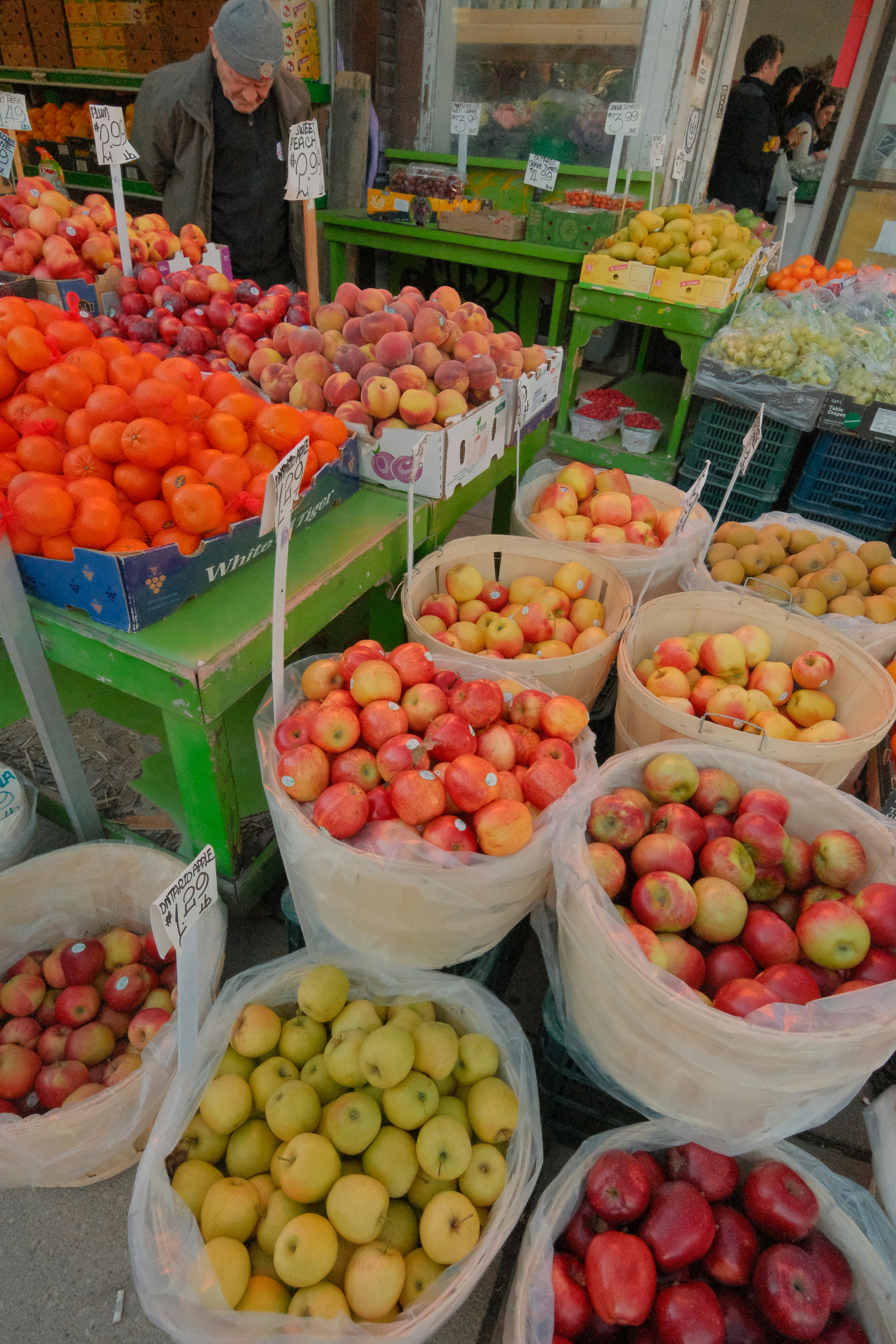 Market Baskets of Orchard Color