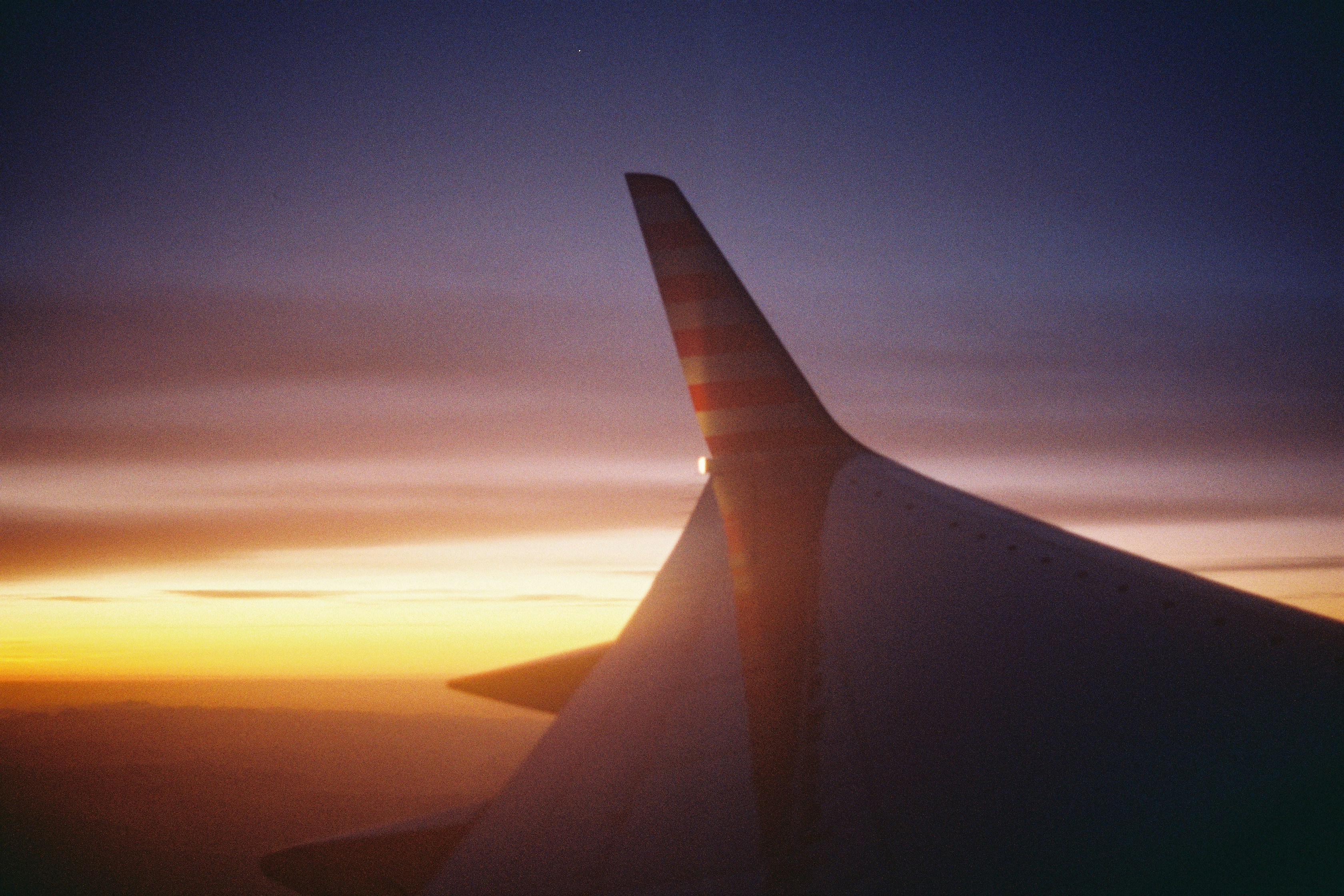 Sunset Across the Wing: Quiet Horizons from a Window Seat