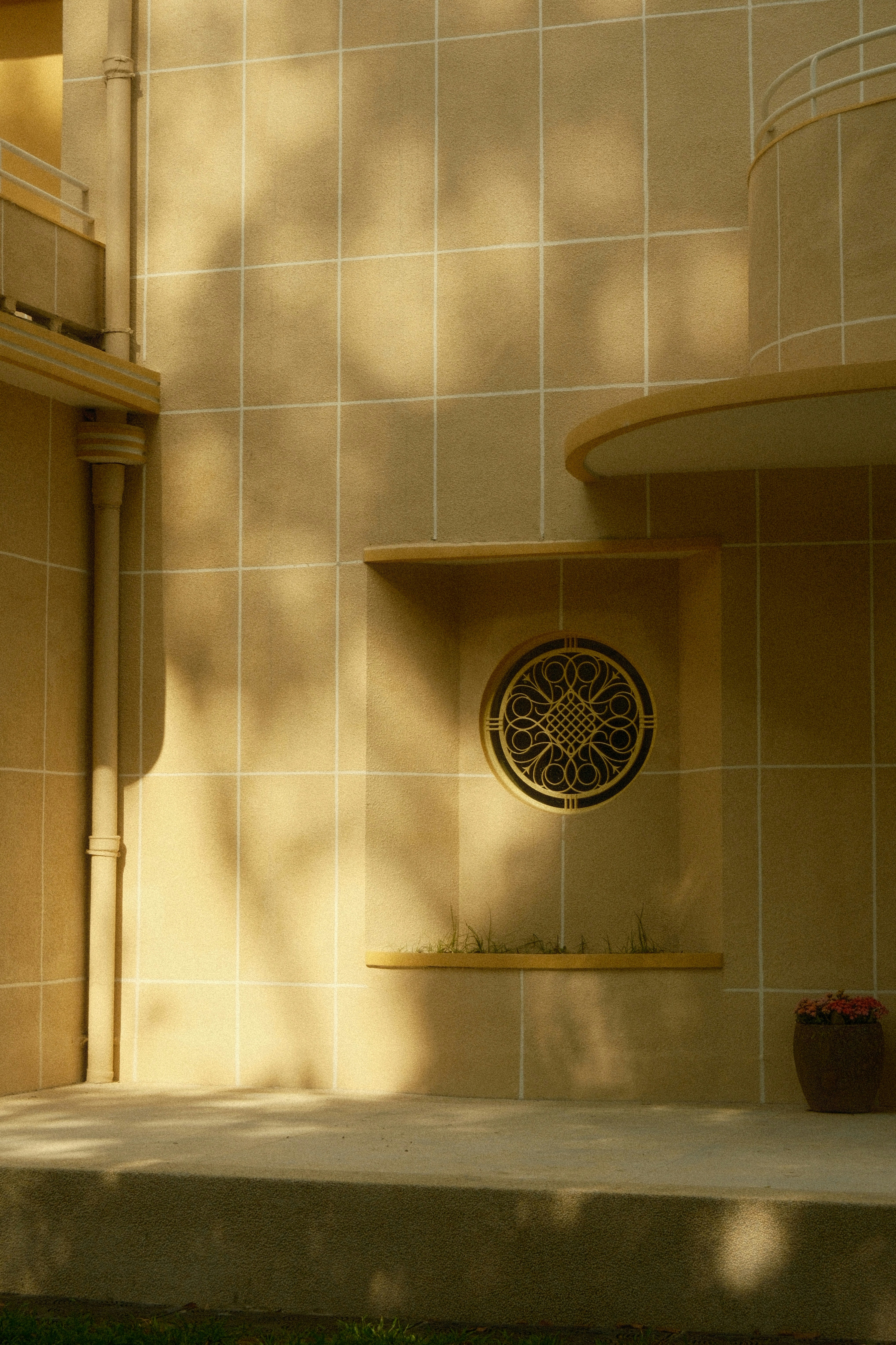 Sunlit Courtyard Grille Centerpiece