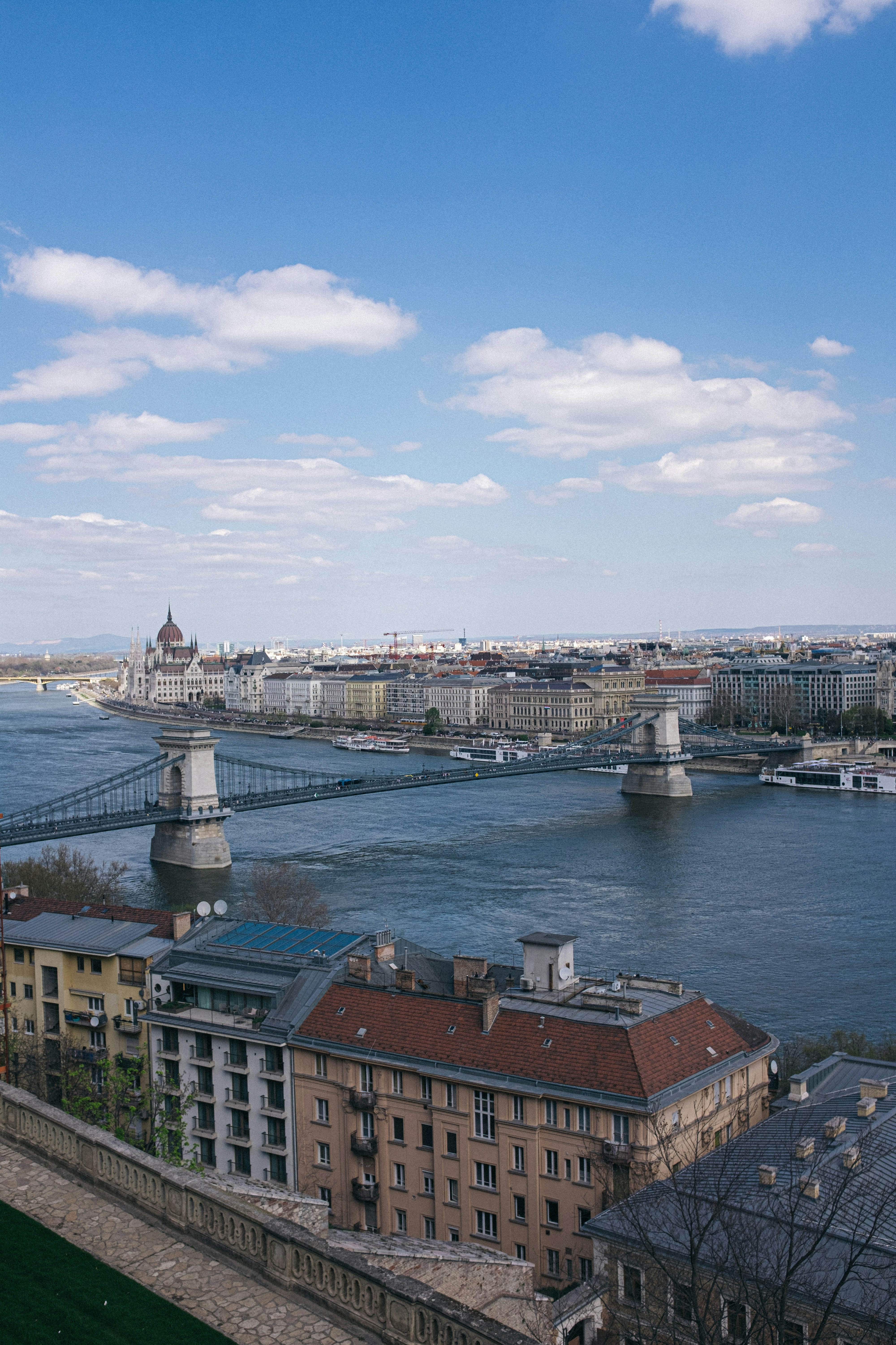 Rising Toward the Chain Bridge: A Panoramic Budapest Riverbank