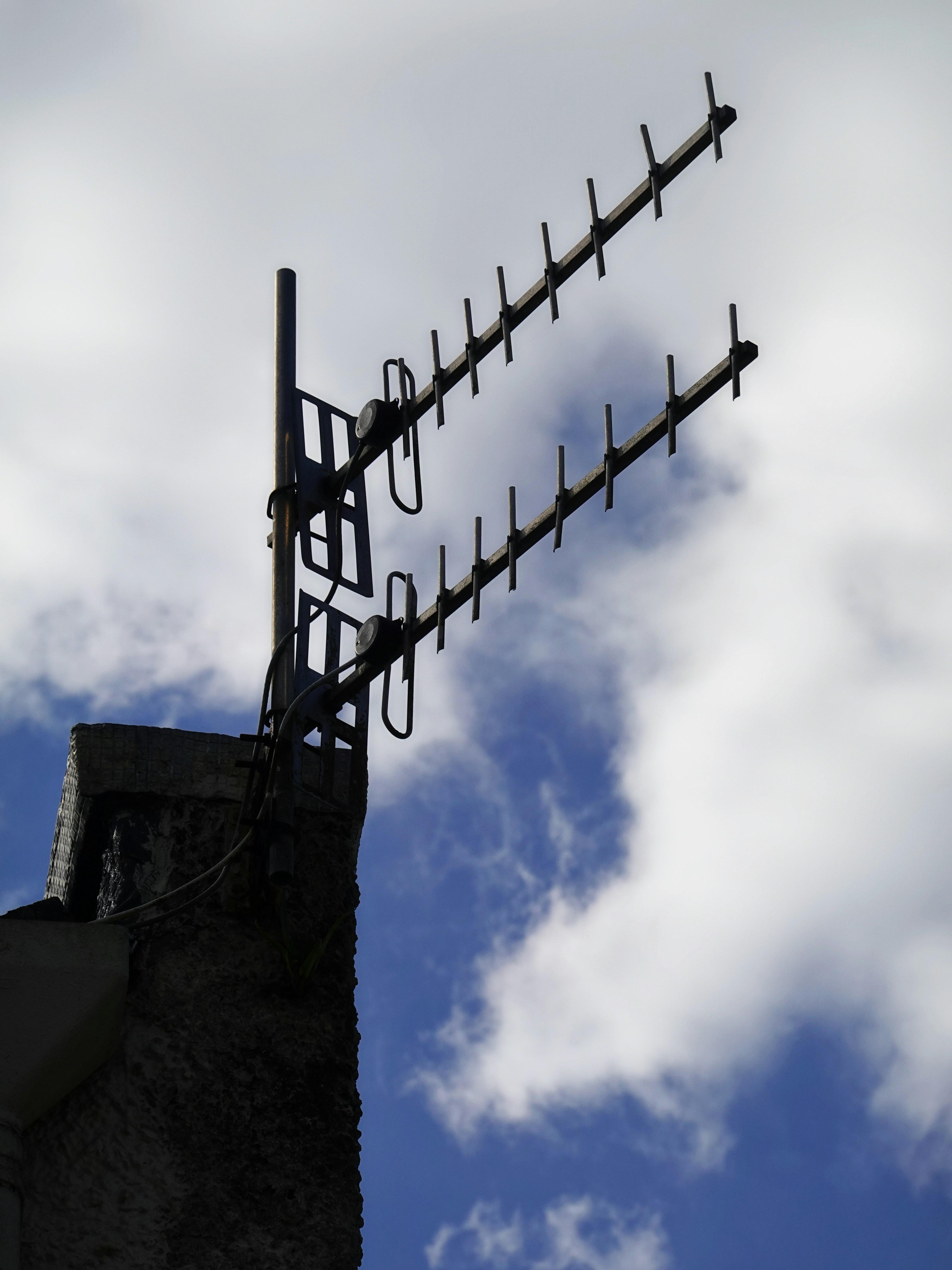 Ridge Antenna Reaching for the Sky