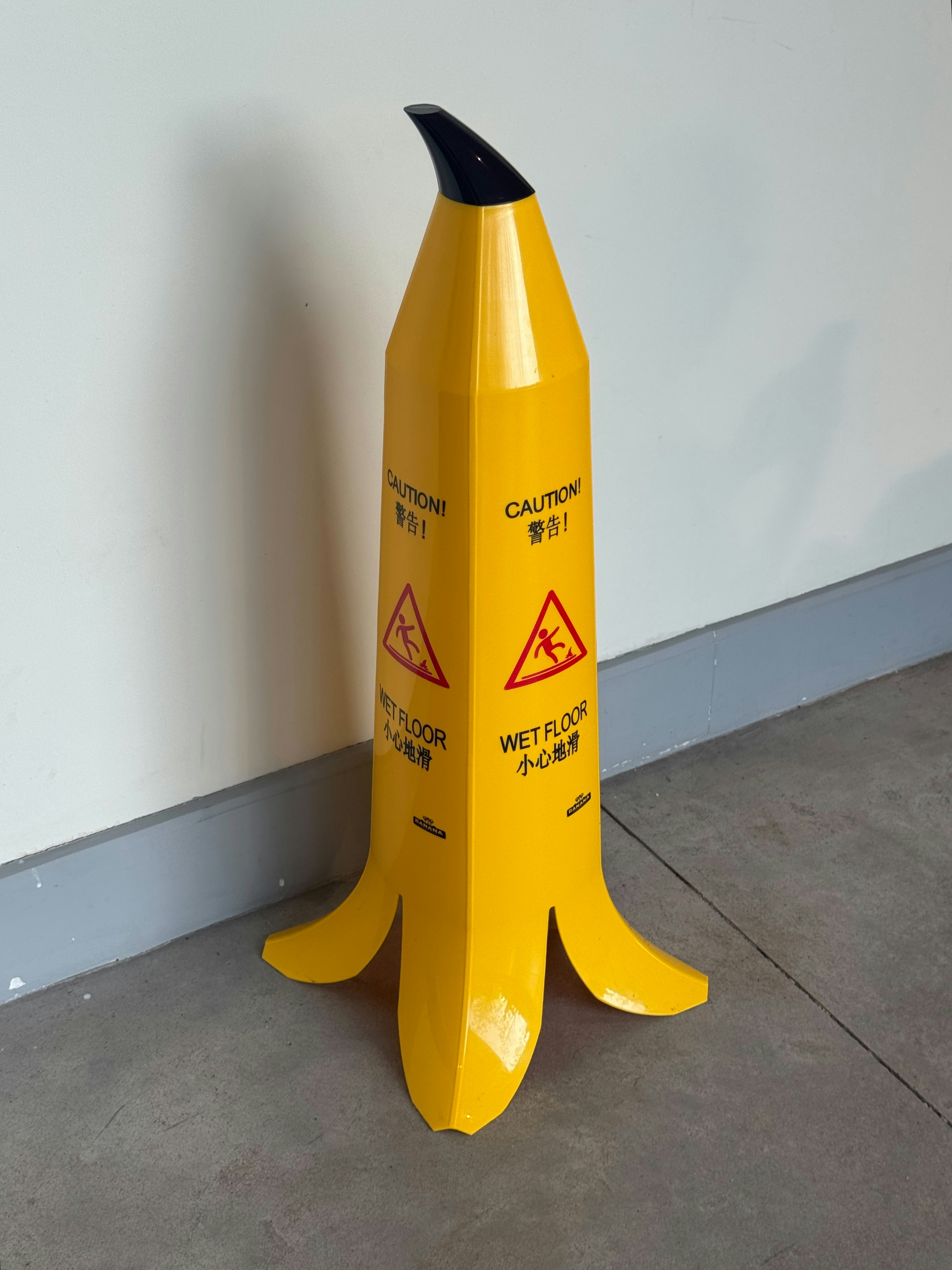 Banana-keen Sentinel: A Laughably Lively Wet-Floor Hazard