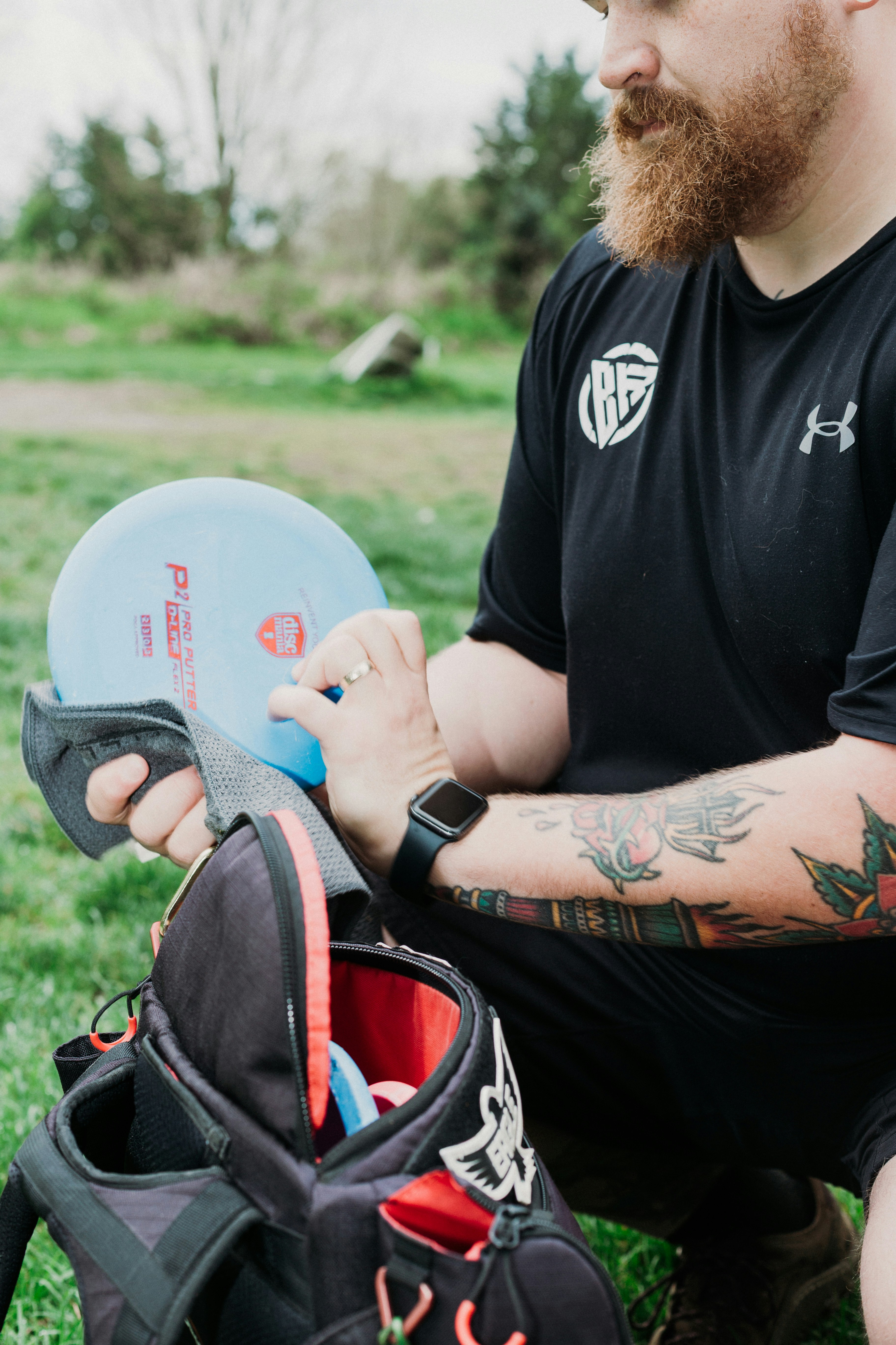 Bearded Enthusiasm: Assembling the Discs in a Parkside Moment