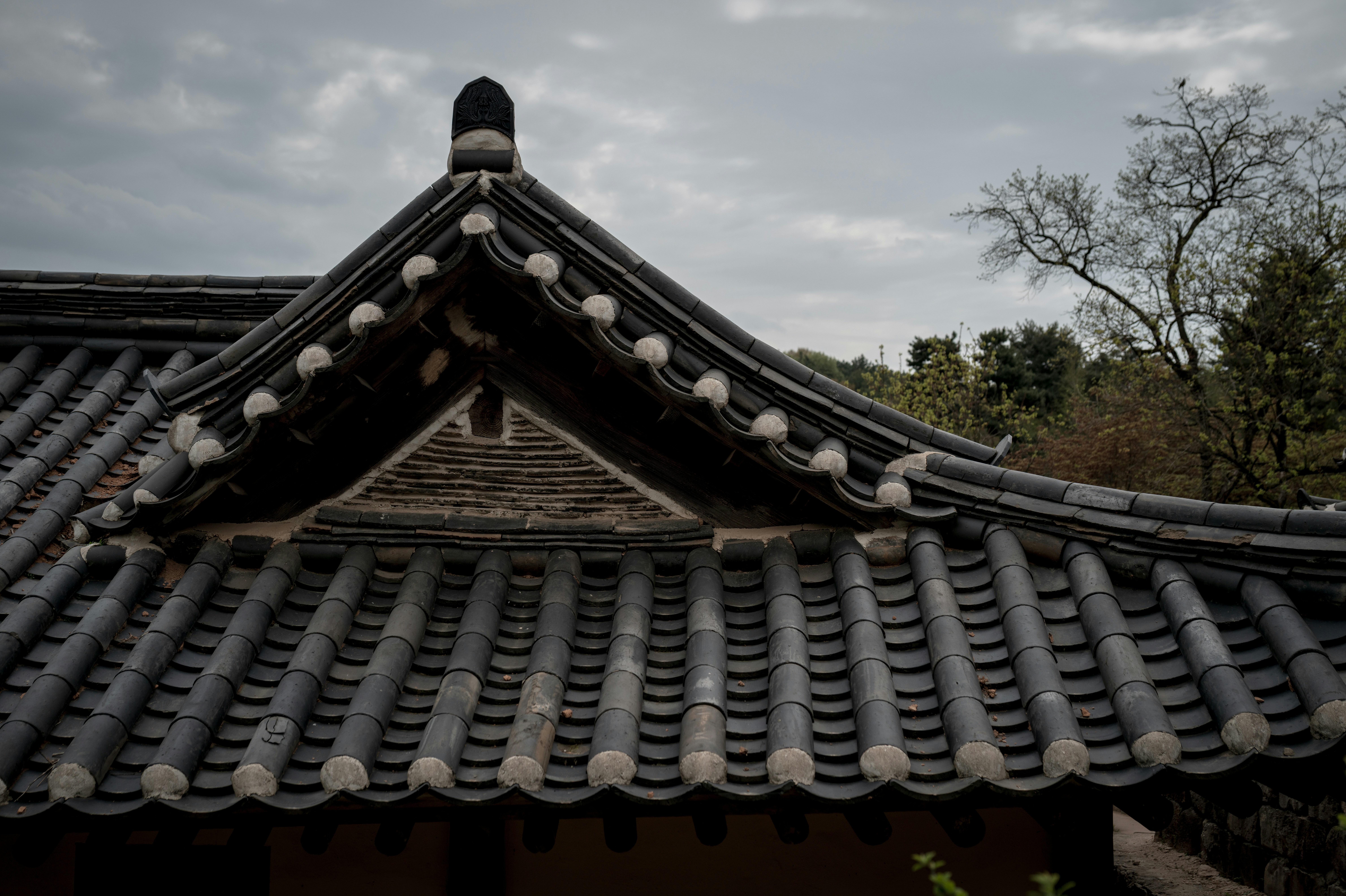 Temple Rooflines: Hierarchy of Tiles and Ridgecrest