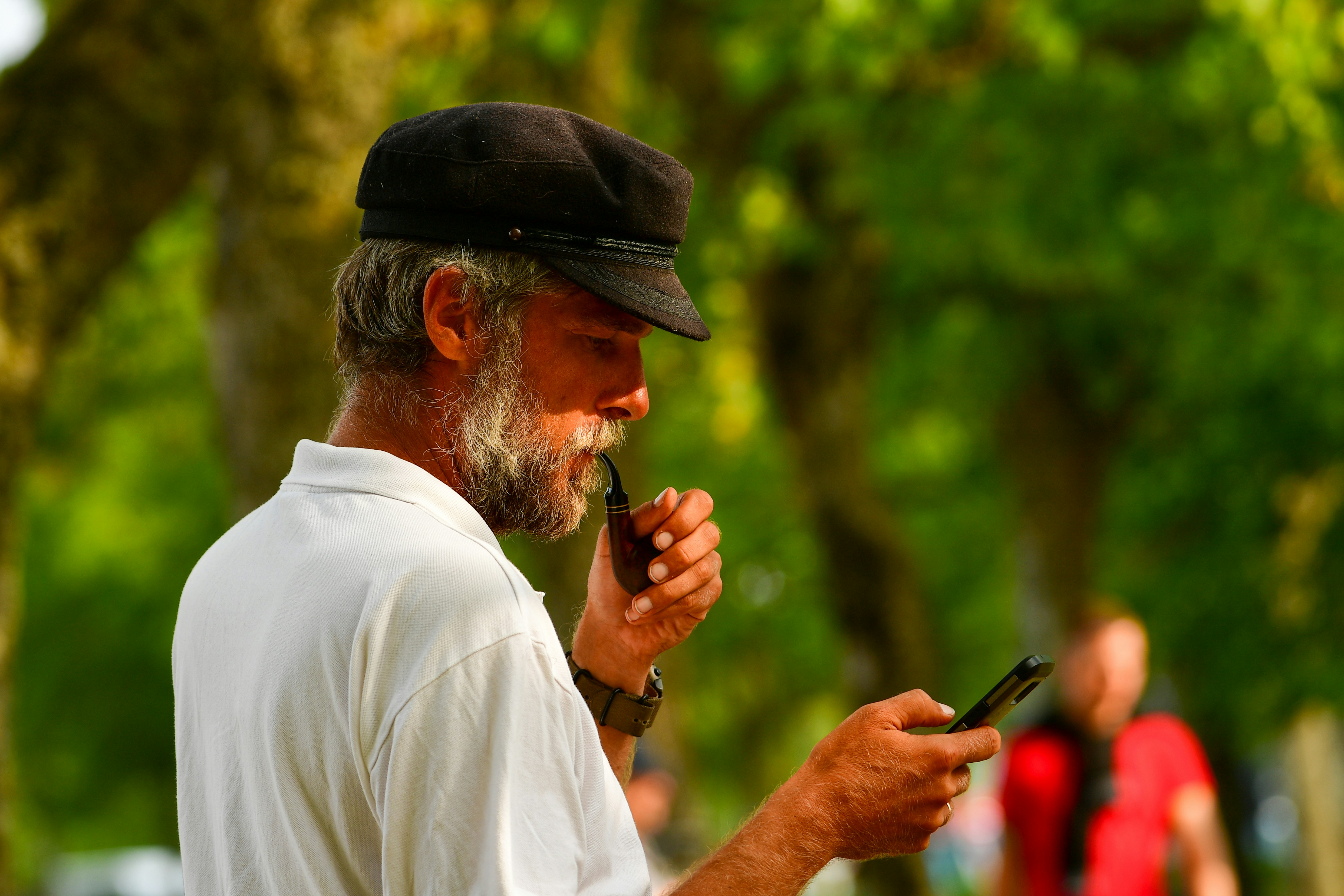 Old Man Phone Pictures | Download Free Images on Unsplash