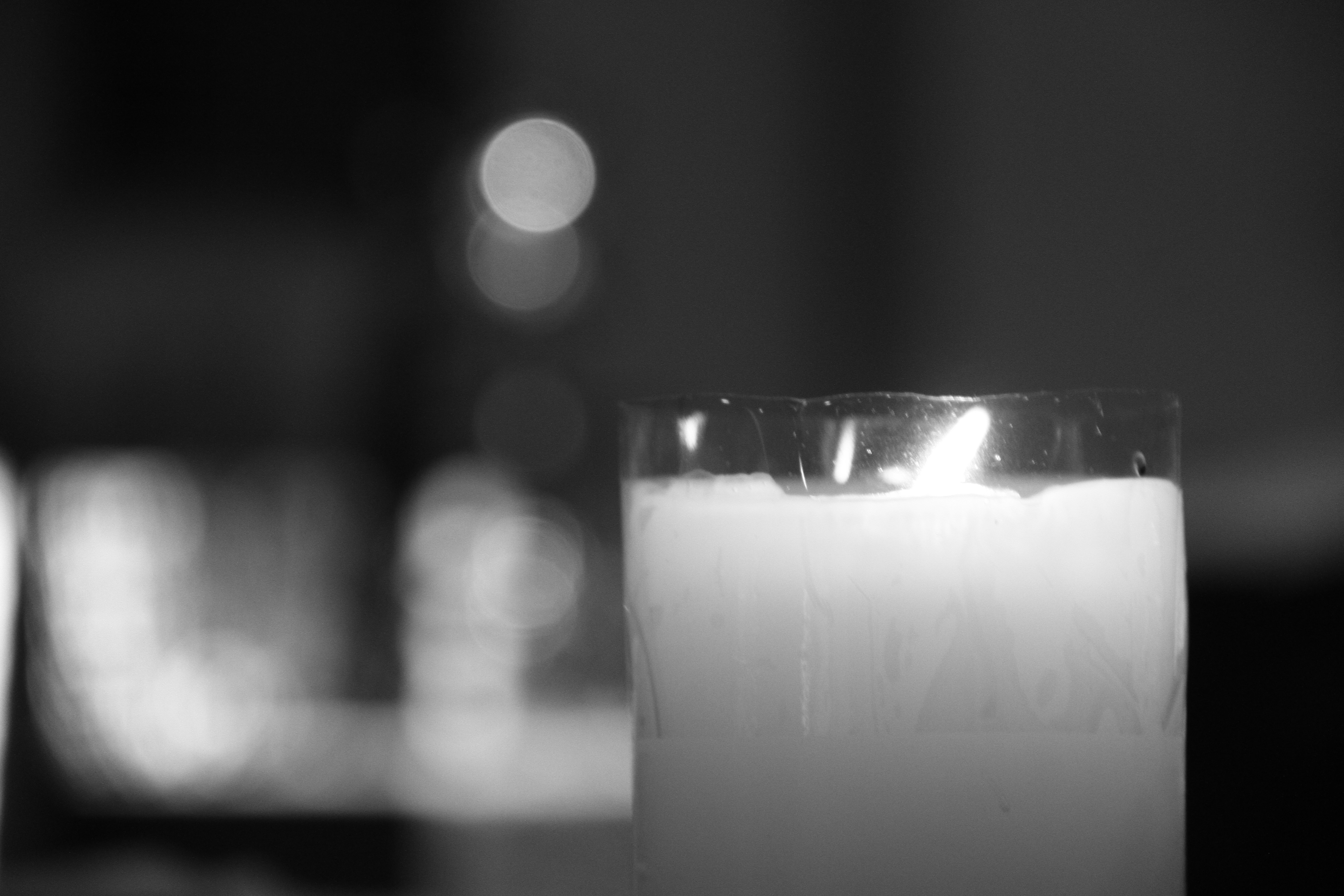 Soft Flame, Quiet Mood: Candlelight in a Blur of Quiet Ambience