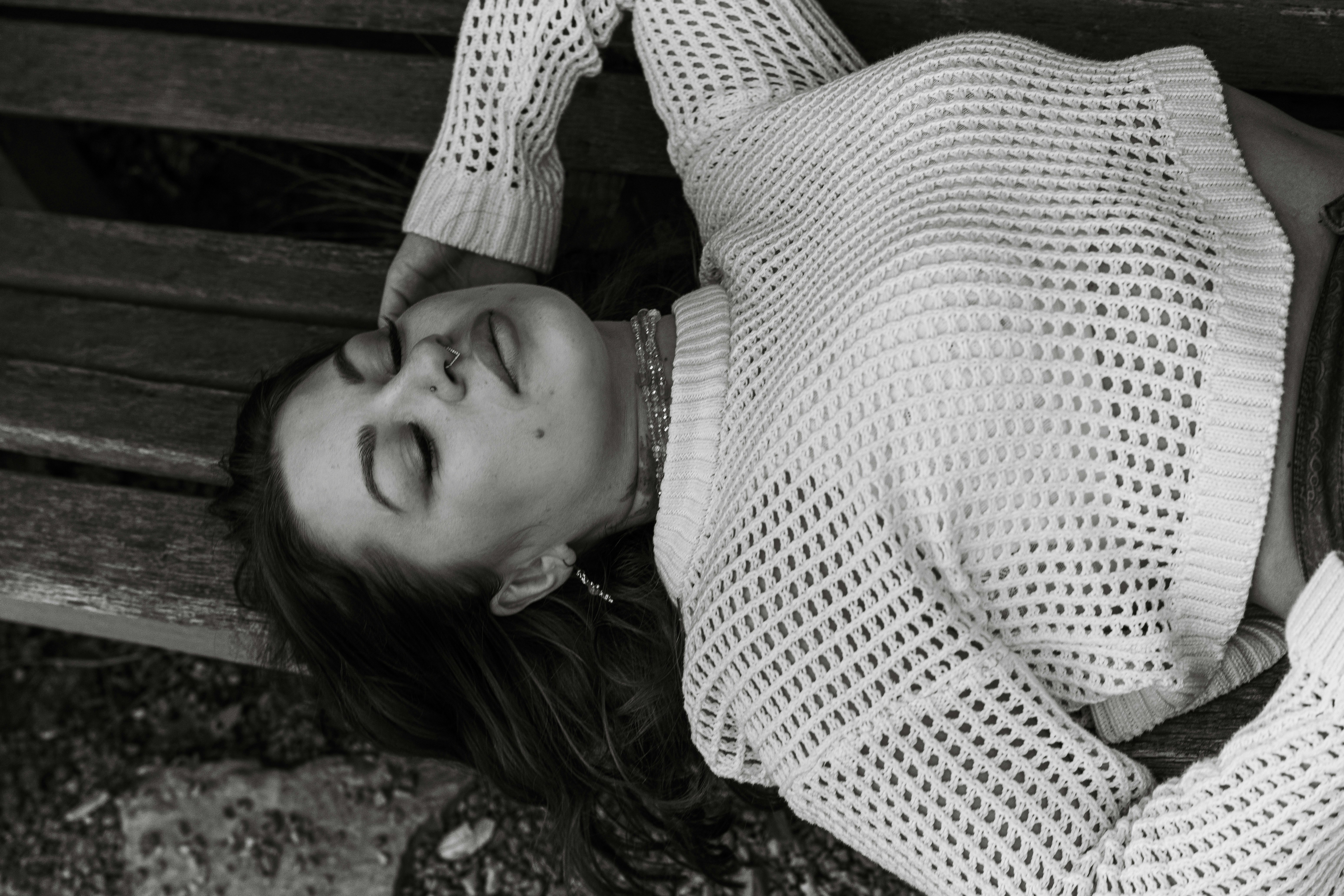 Rest on the Riser: Quiet Expression in a Knit Gaze