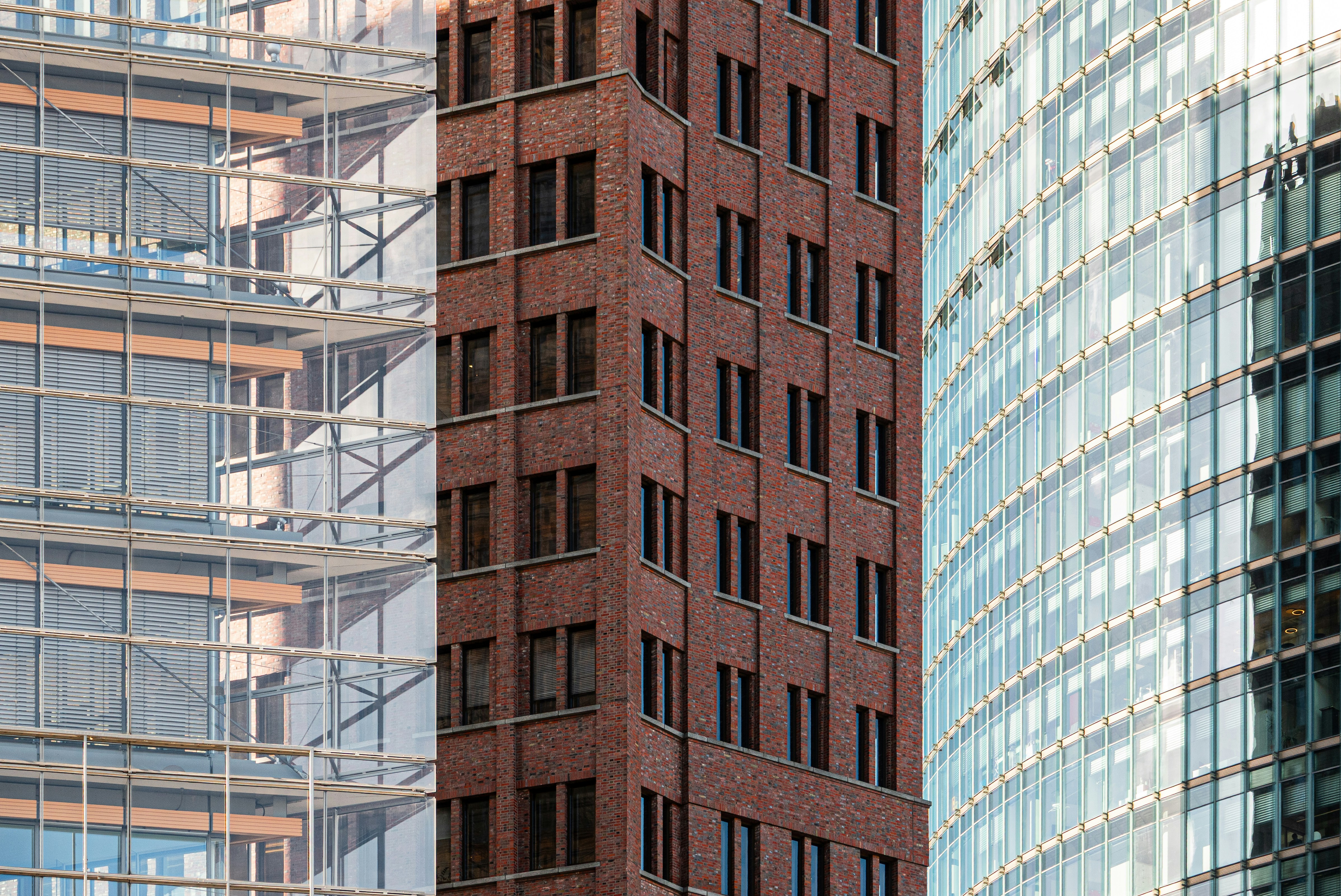 Concrete Prism Mosaic: Facades in Parallel Light
