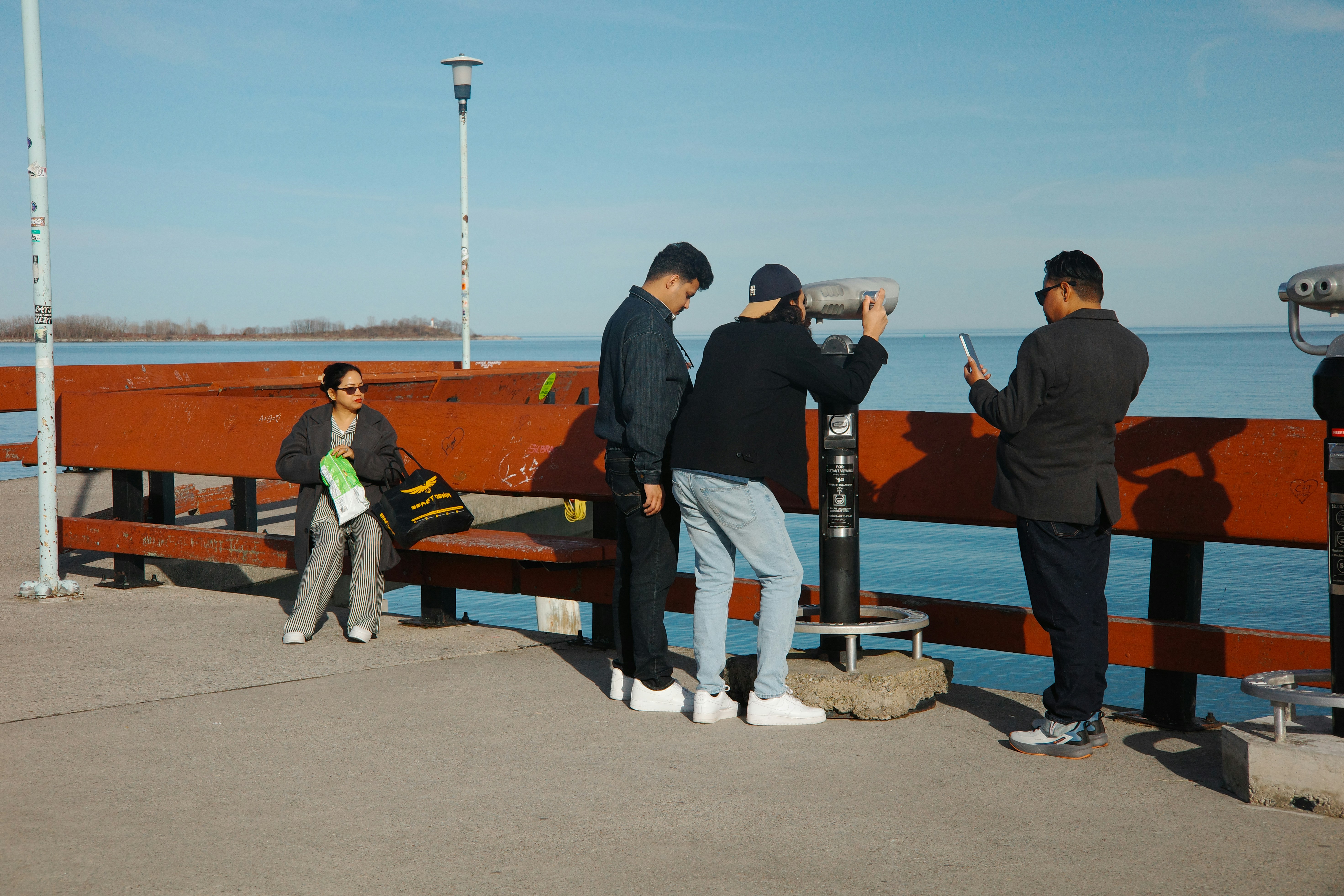 Onlookers by the Pier: A Pier-Top View Test