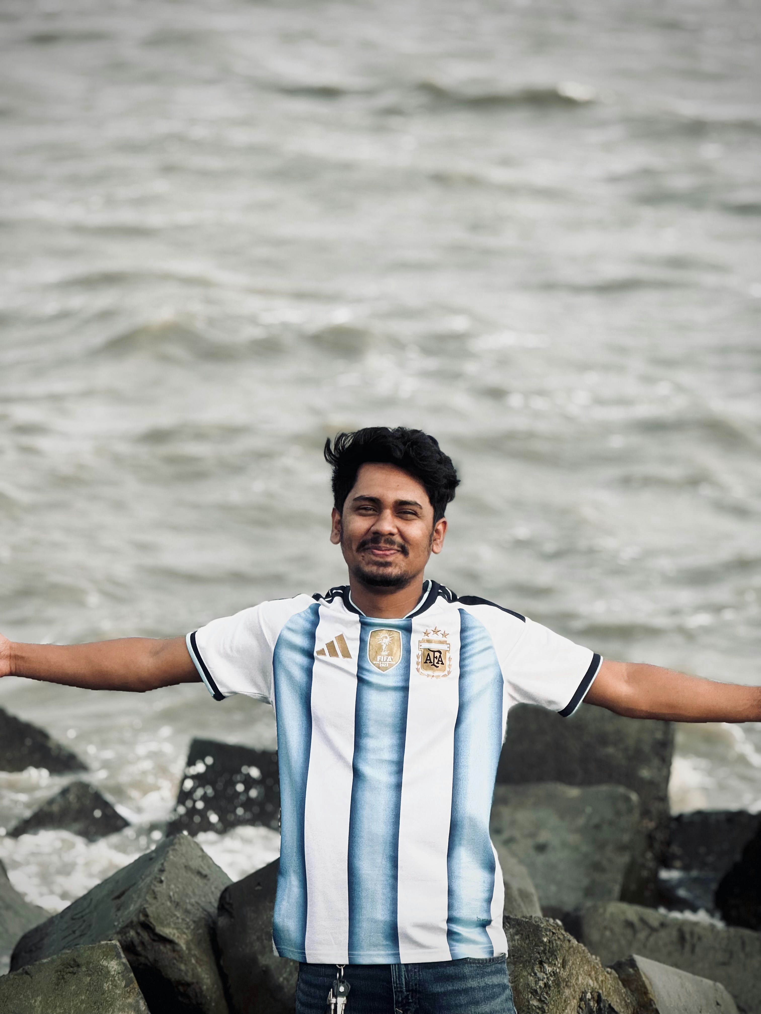 Open Arms on the Breakwaters: A Portrait by the Sea