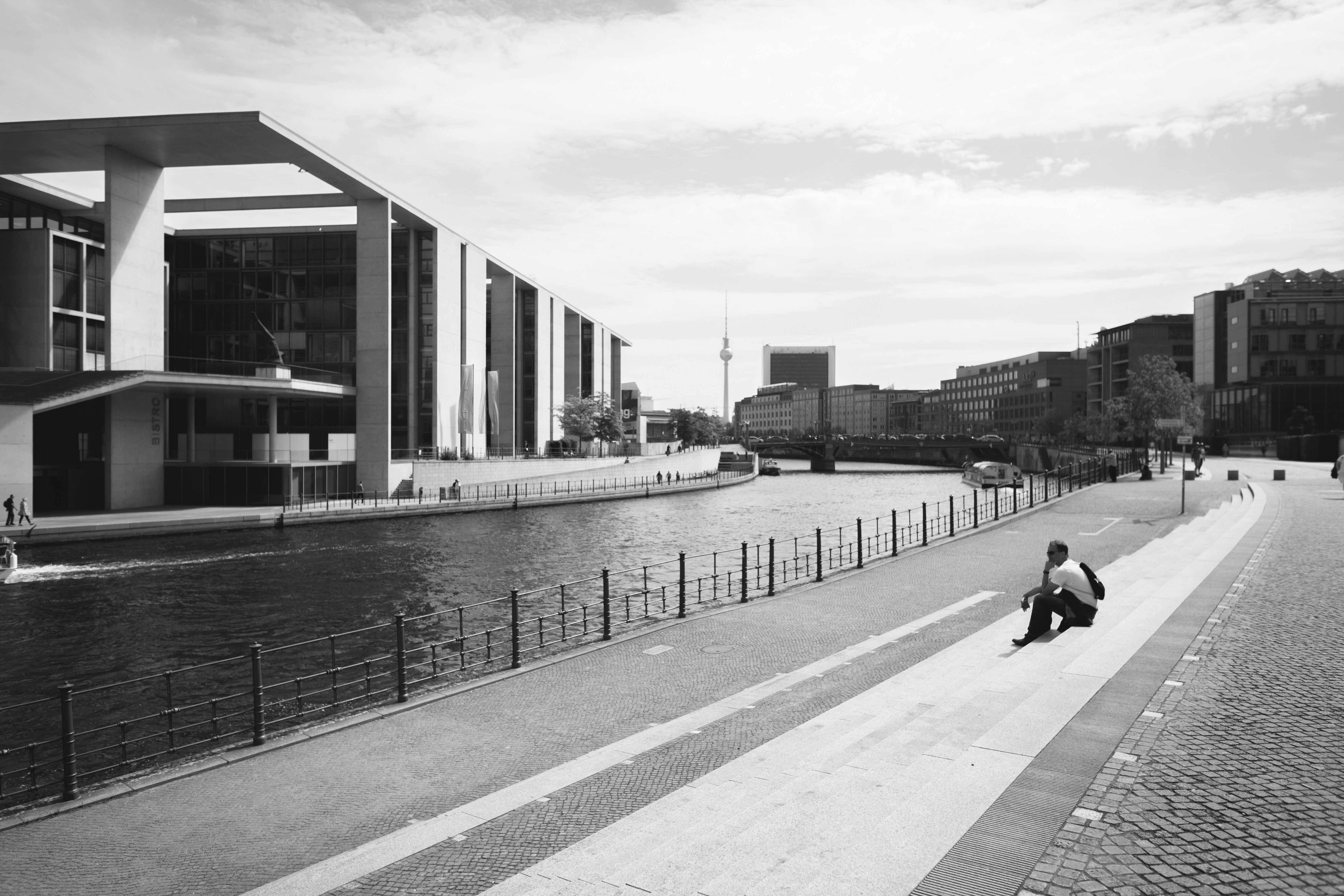 Canal Promenade: Quiet Solace by the Modern Waterfront