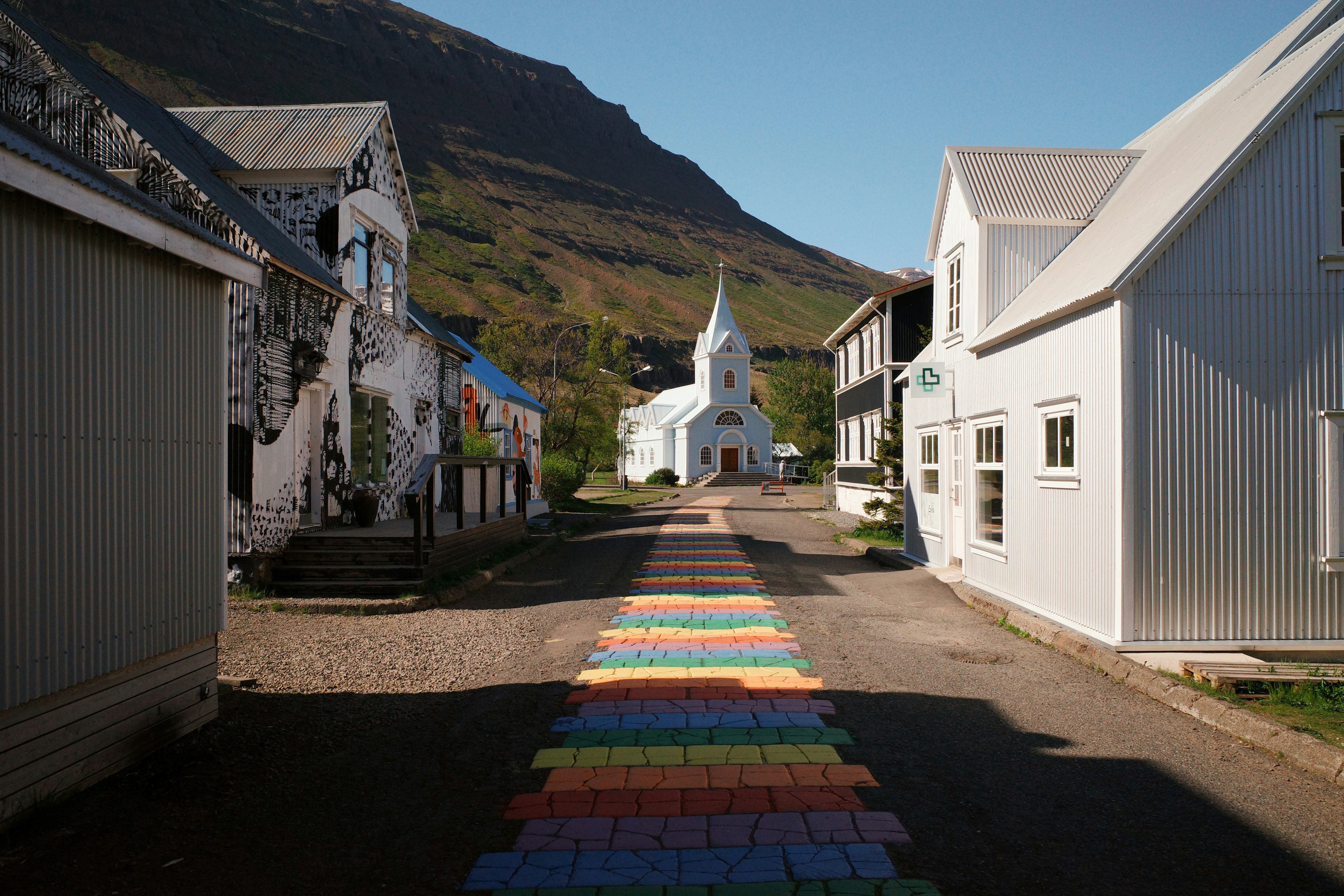 Rainbow Road to the White Chapel