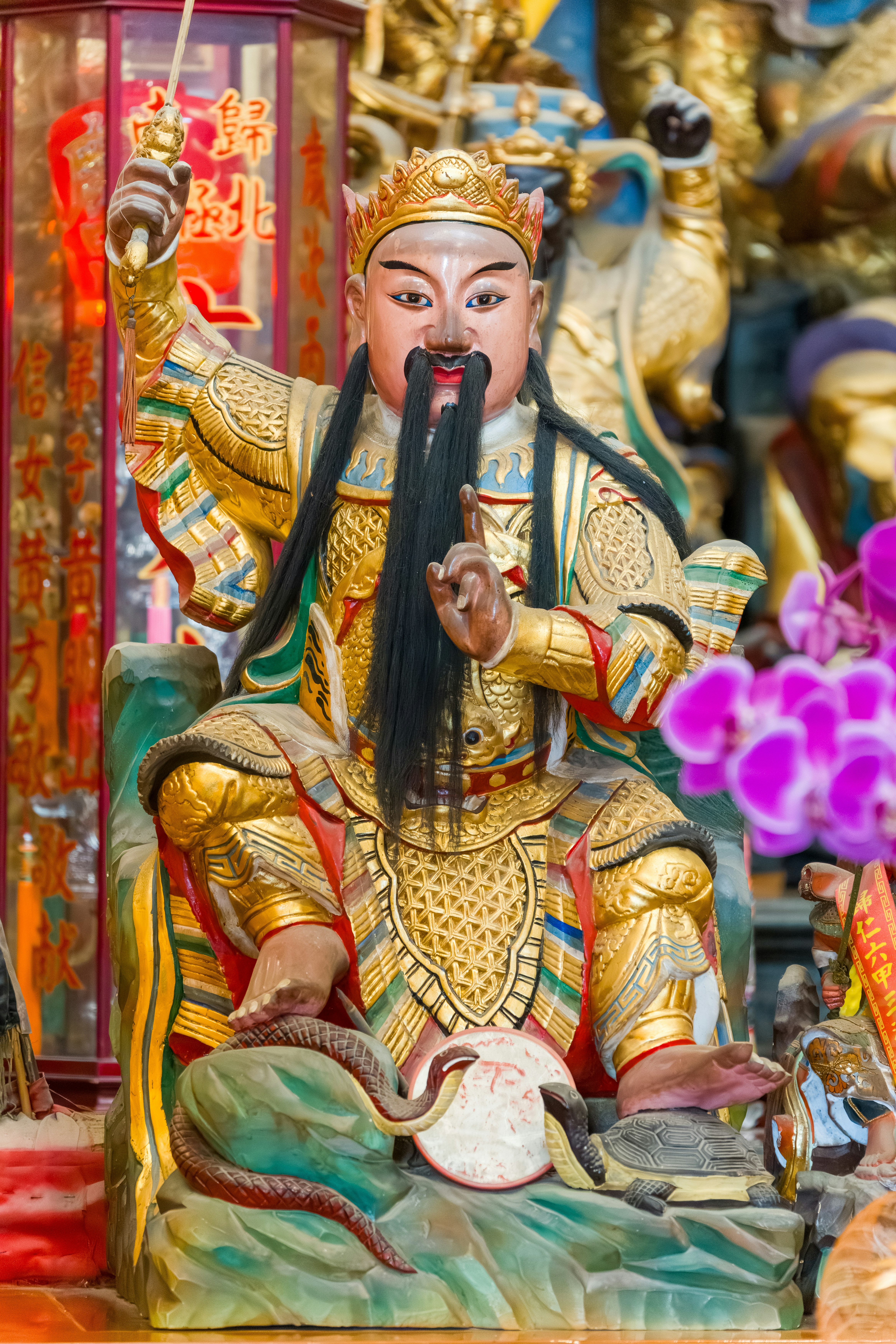 Guardian in Gold: A Dynastic Figure at the Altar of Symbols