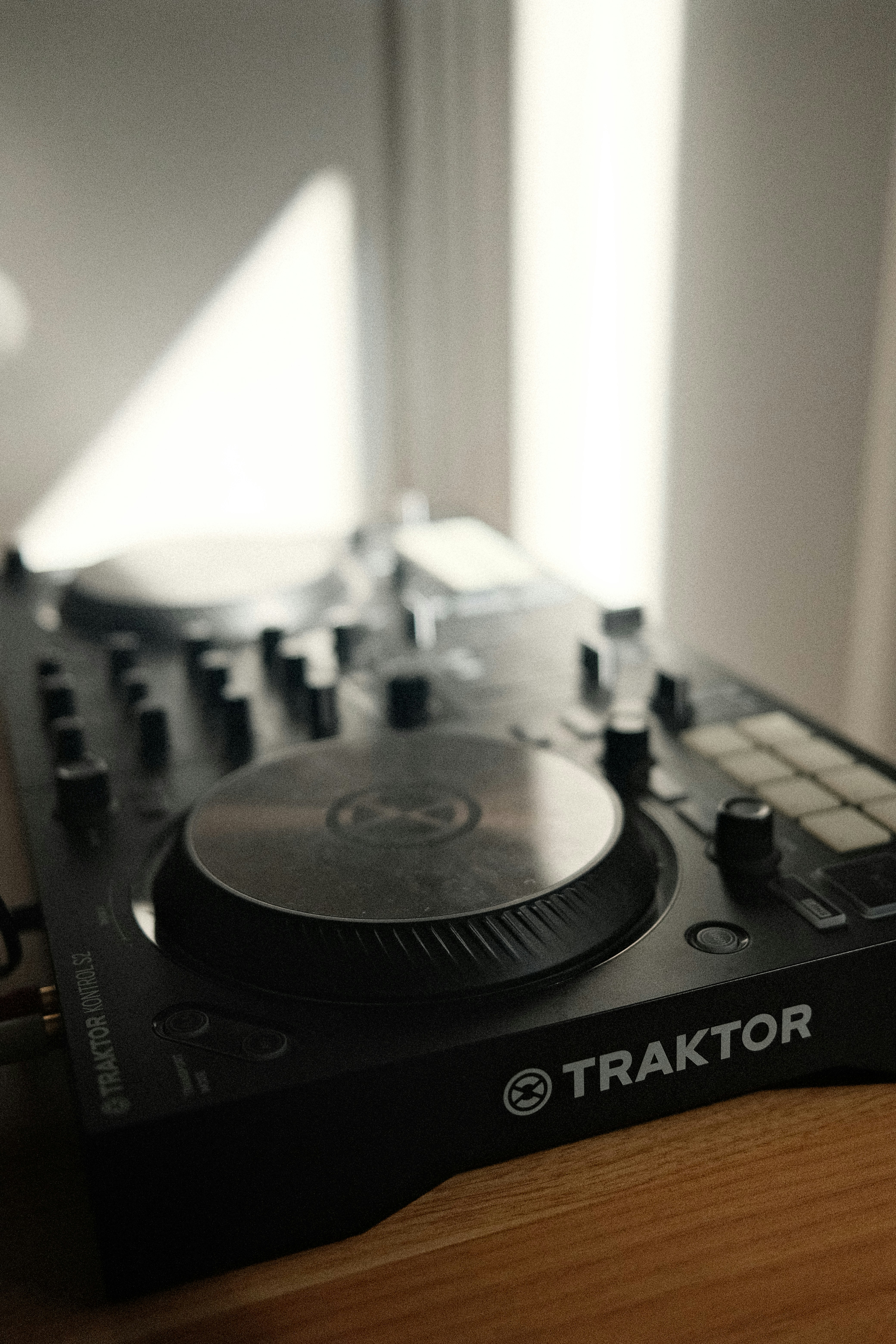 Traktor Control: Close-up of a Pioneer in Focus
