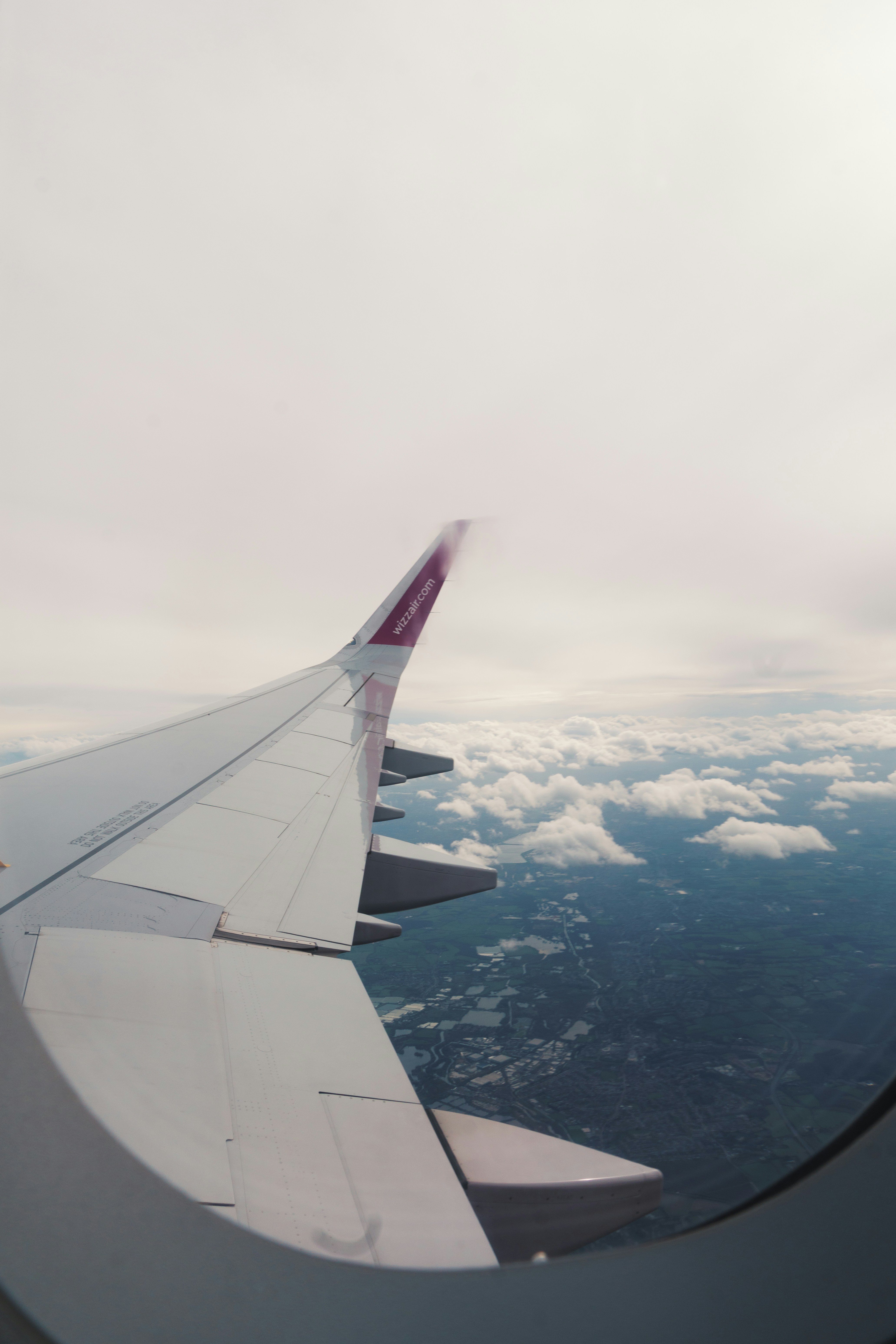 Winged Quiet: A Skyward Slice from the Window Seat