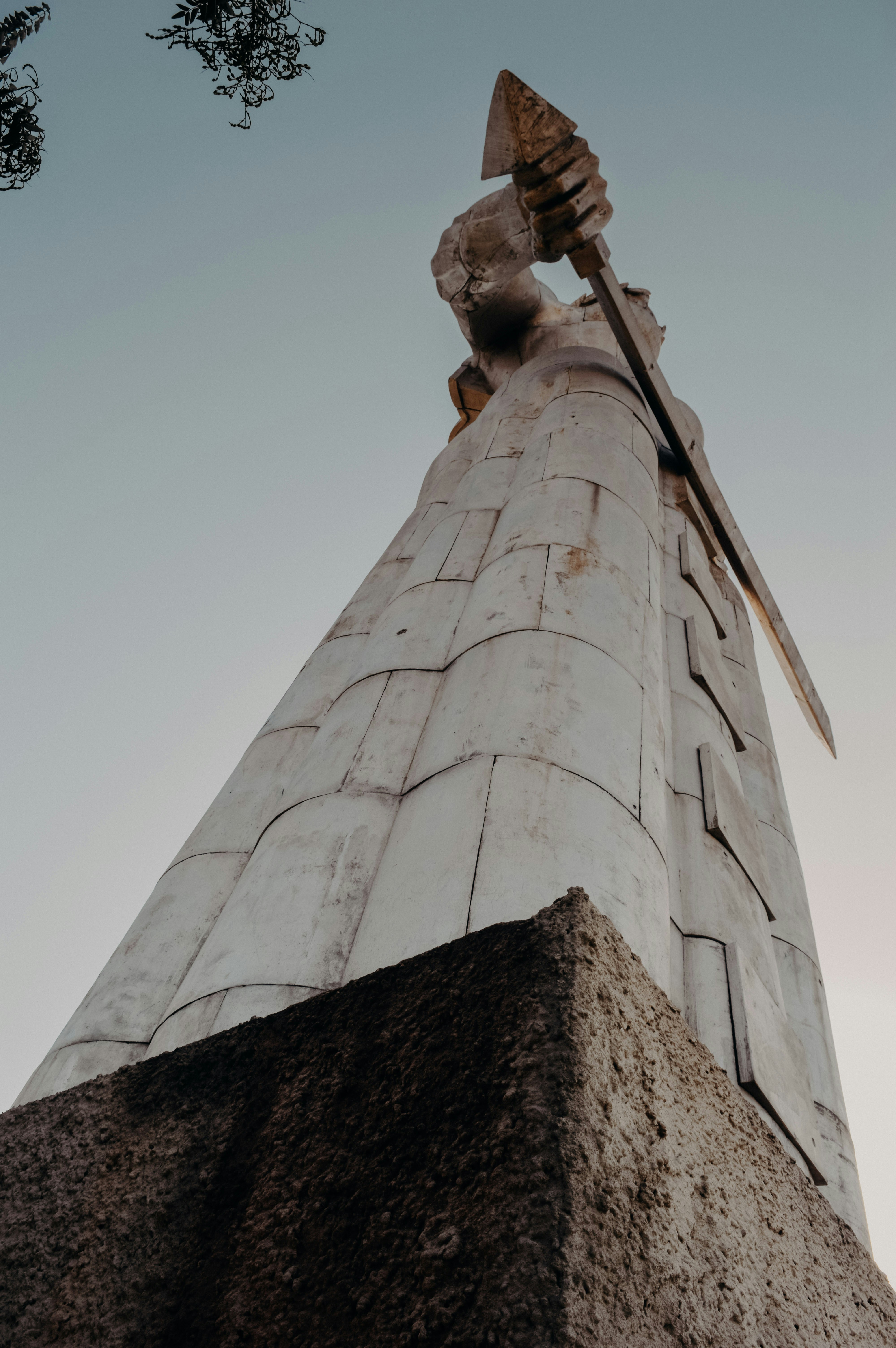 Giant Spear of Stone: A Monument Reaching Toward the Sky