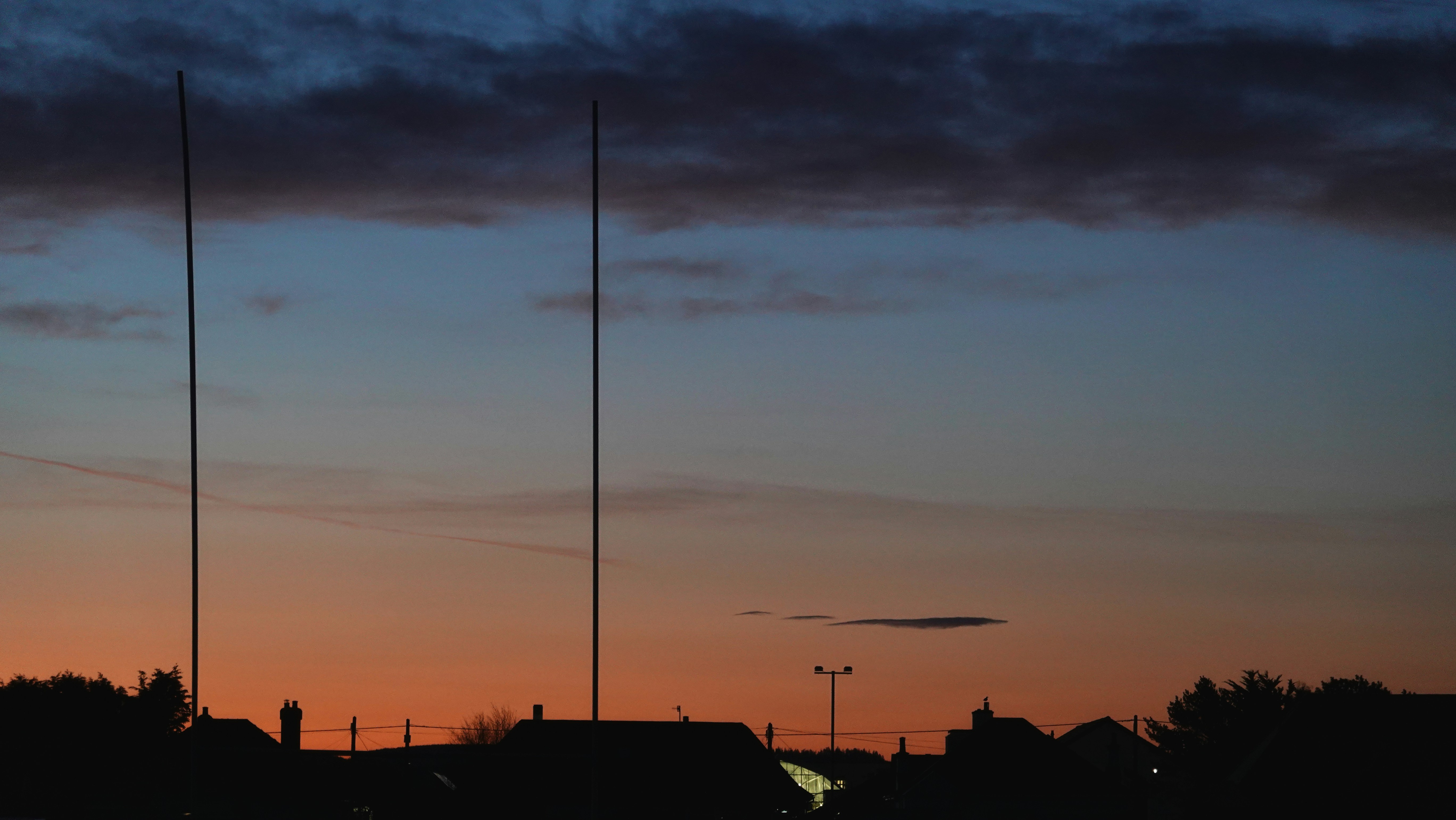 Horizon Silhouette at Dusk