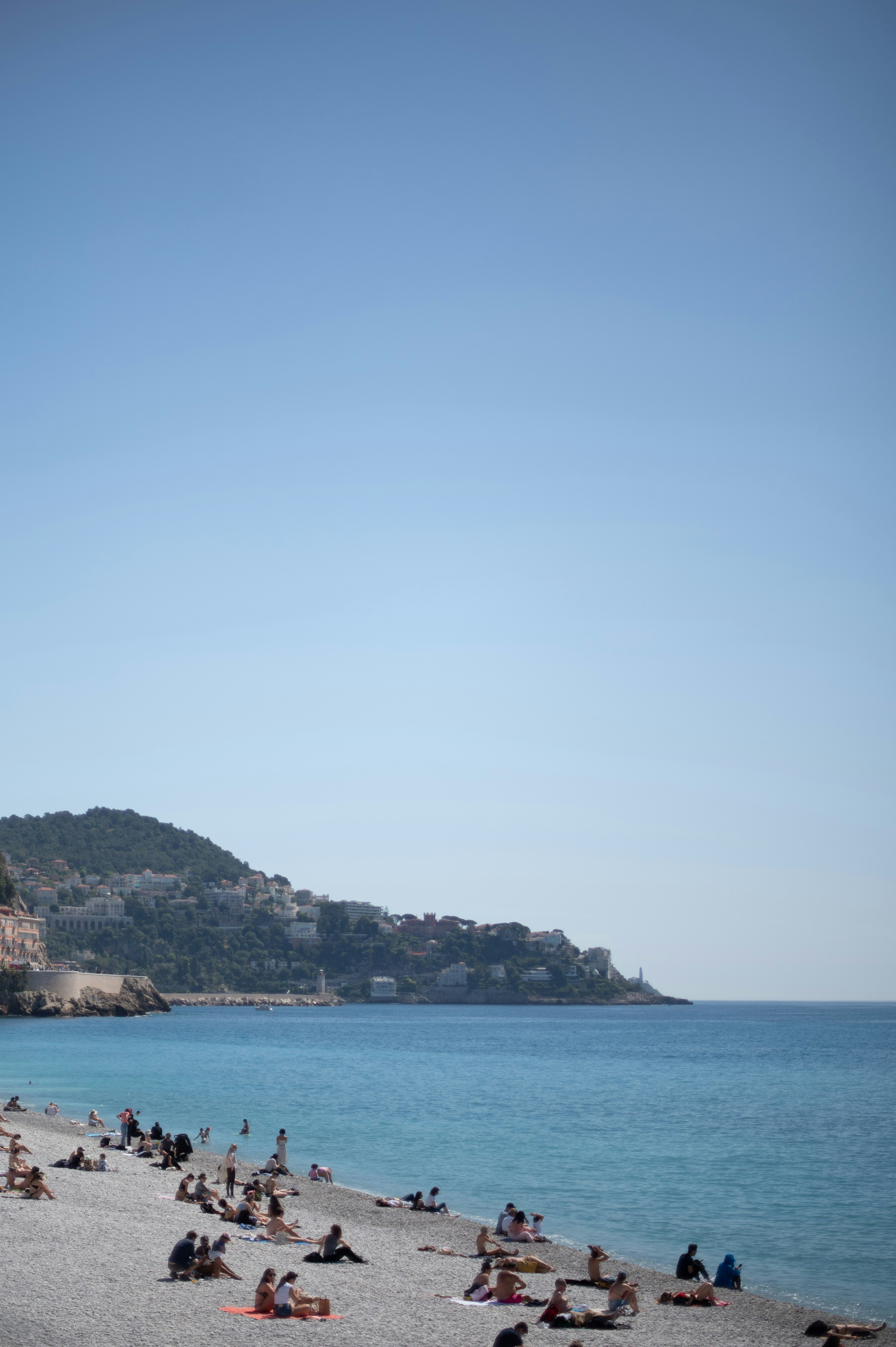 Coastal Calm: Pebble Beach and Quiet Horizon