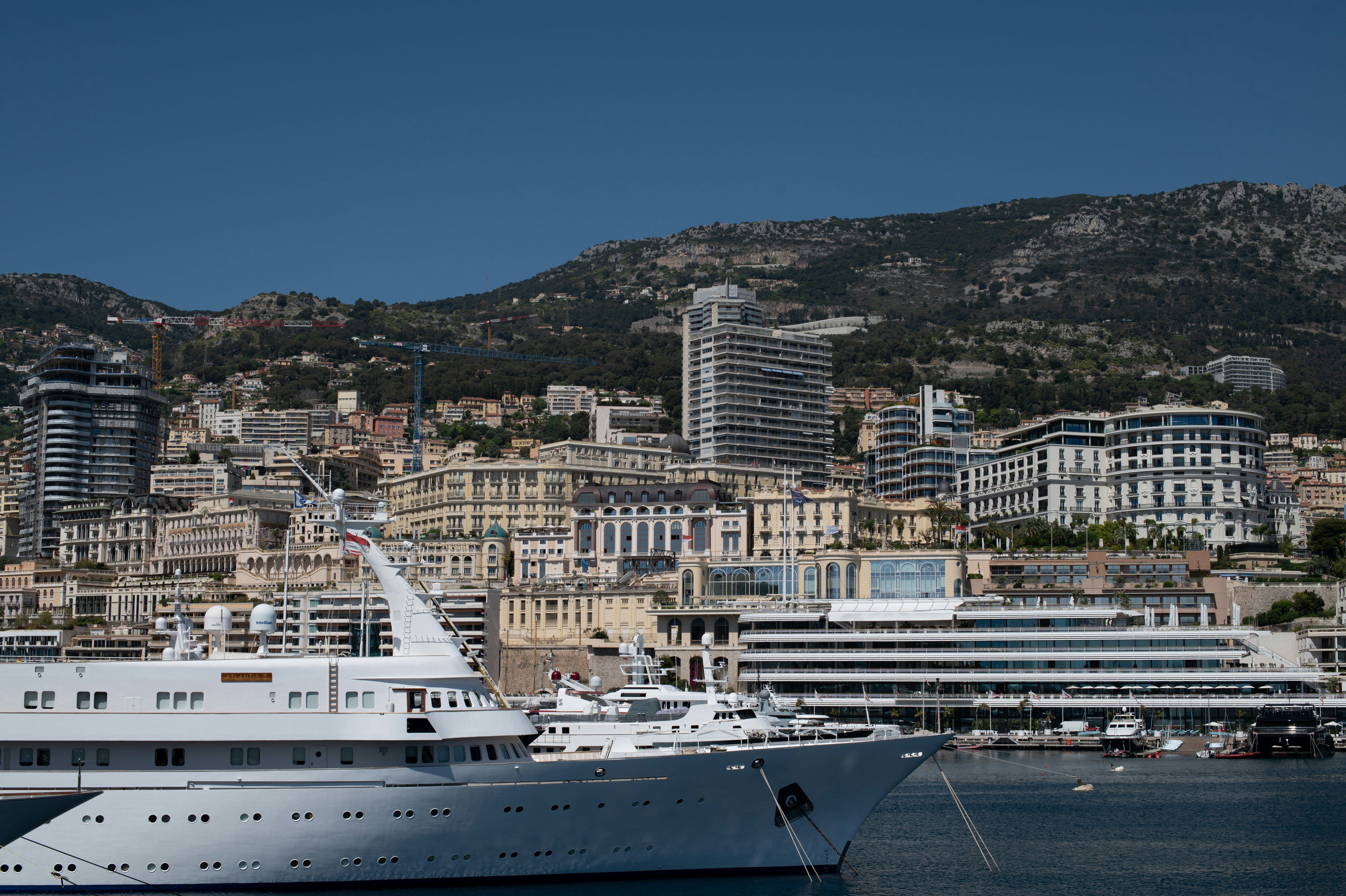 Marina Majesty: Yachts at the Côte d'Azur