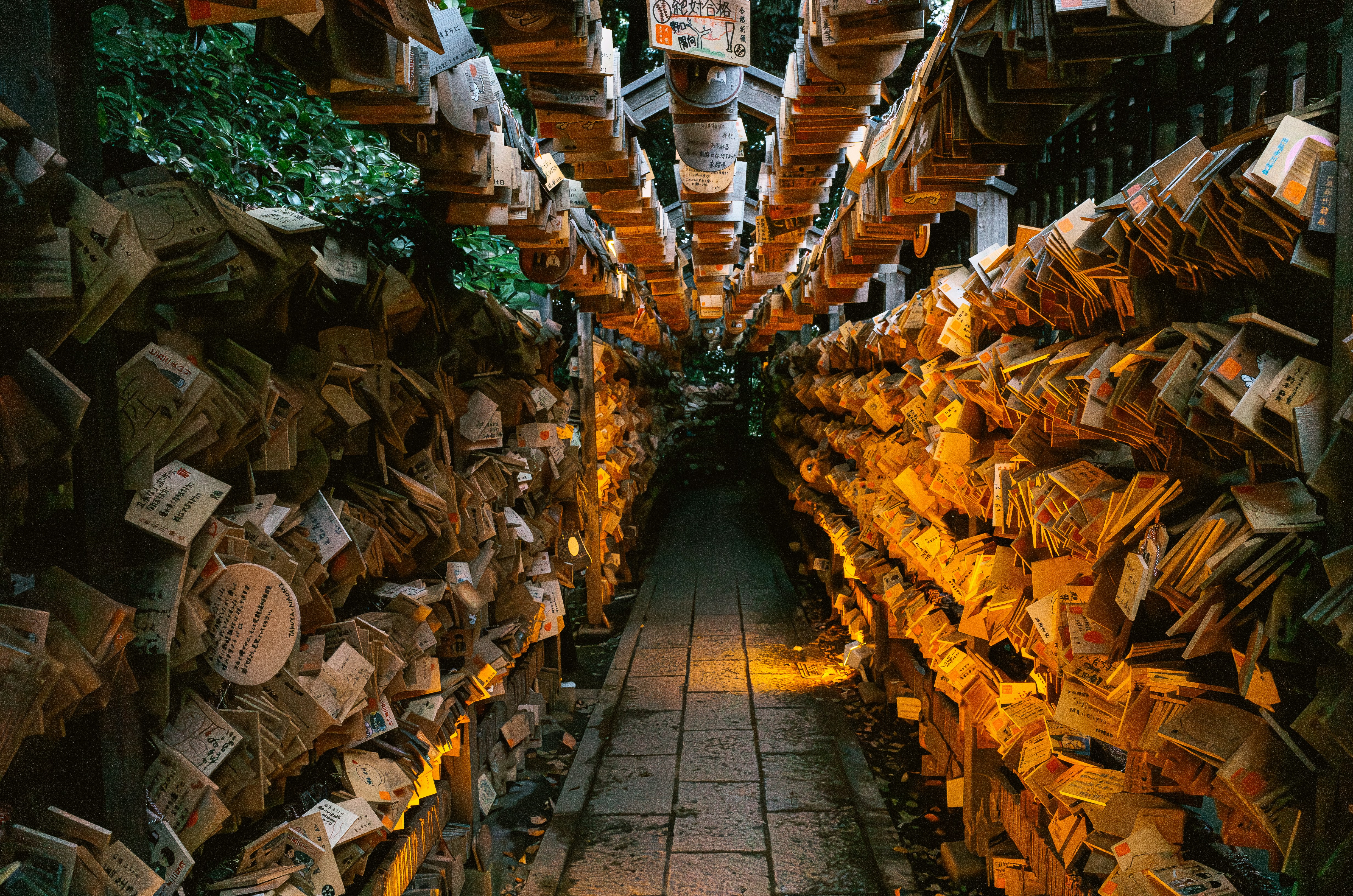 Lantern-lit Paper Corridor: A Narrow Path Through Whispering Notes