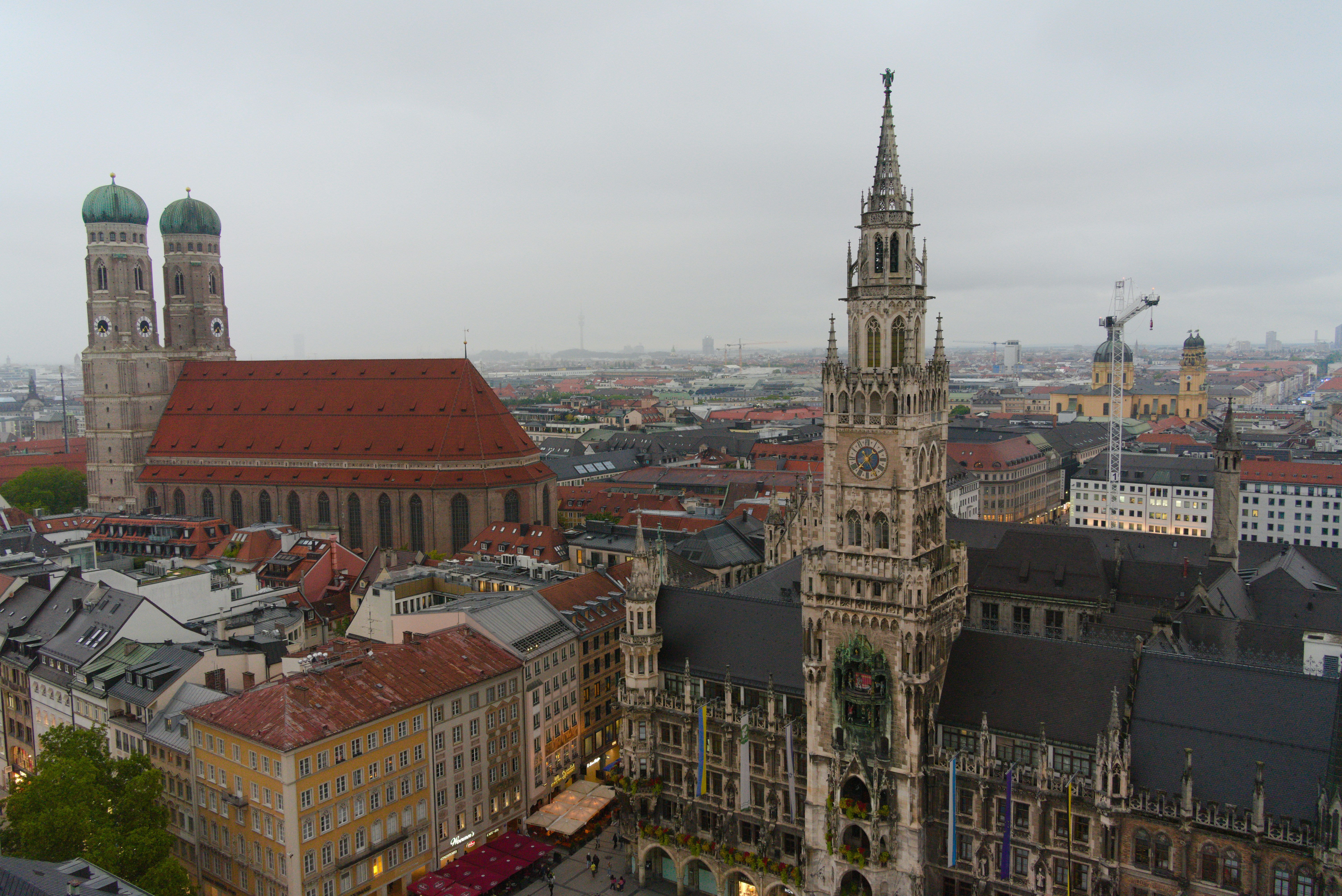 Gothic Spire Over Munich’s Red-Tiled Roofscape