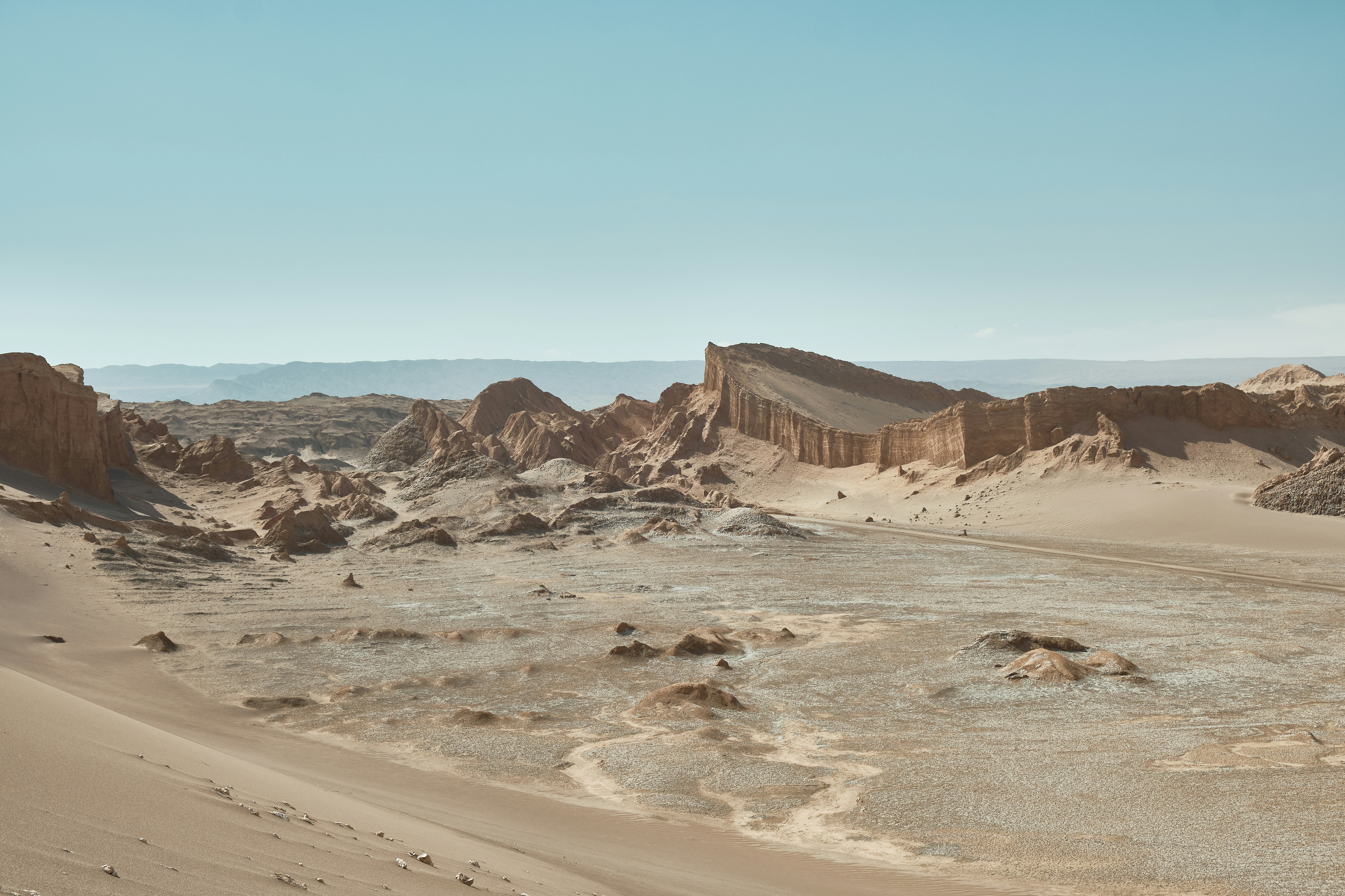 Desert Spine: Wind-Carved Ridges Beneath a Clear Sky