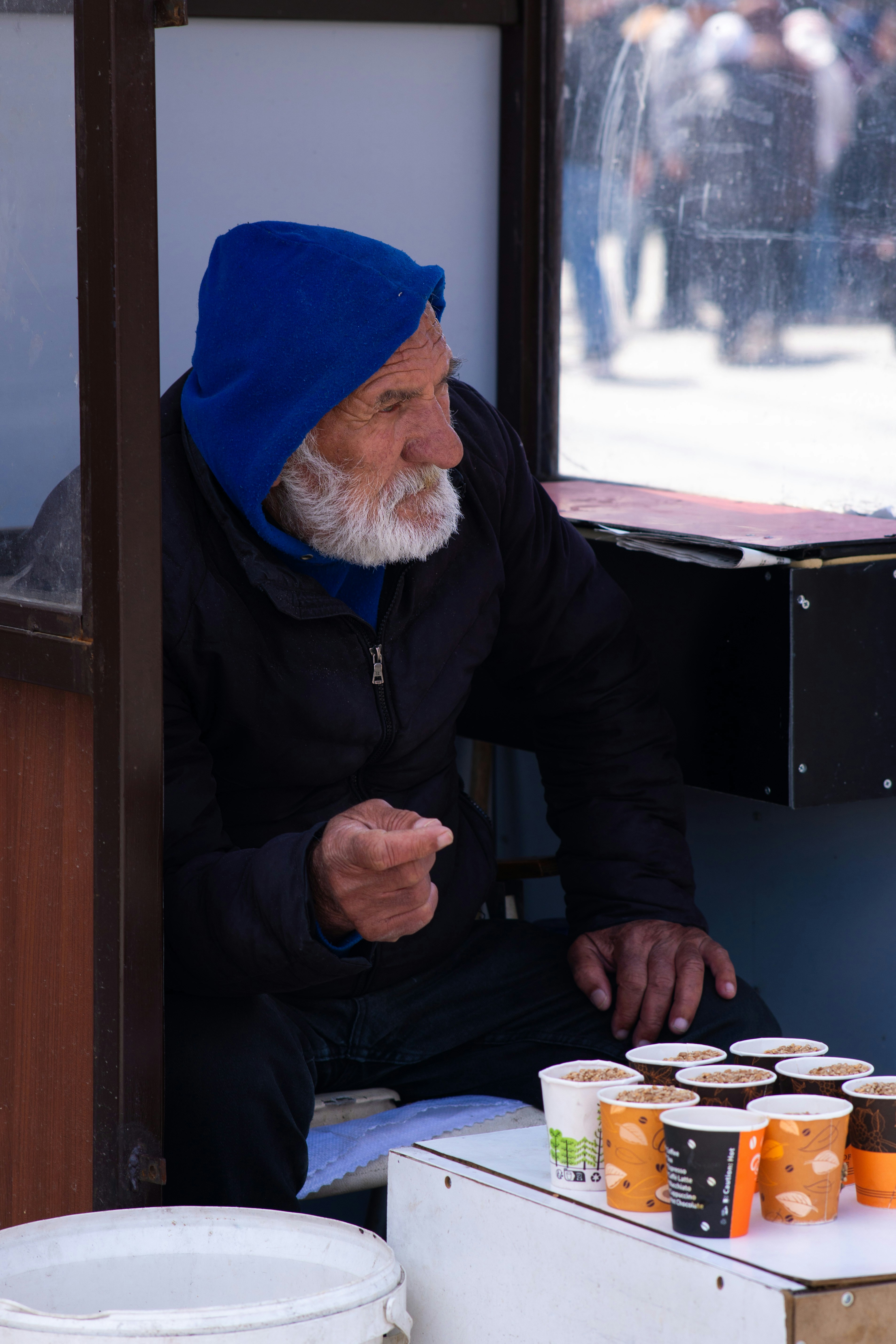 Old Vendor in the Windowed World