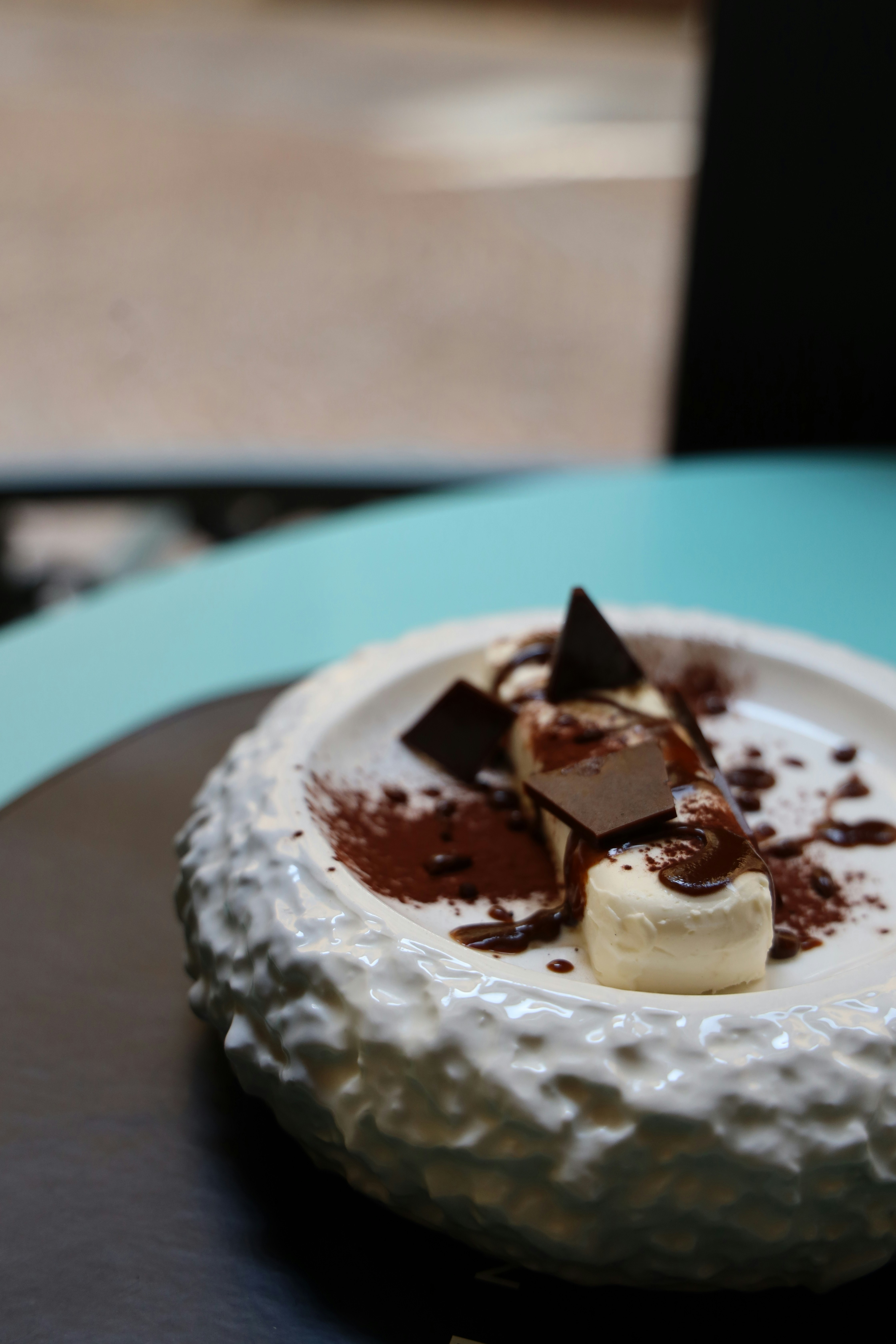 Chocolatier’s Cream: A Glazed Ring Cake Spotlight