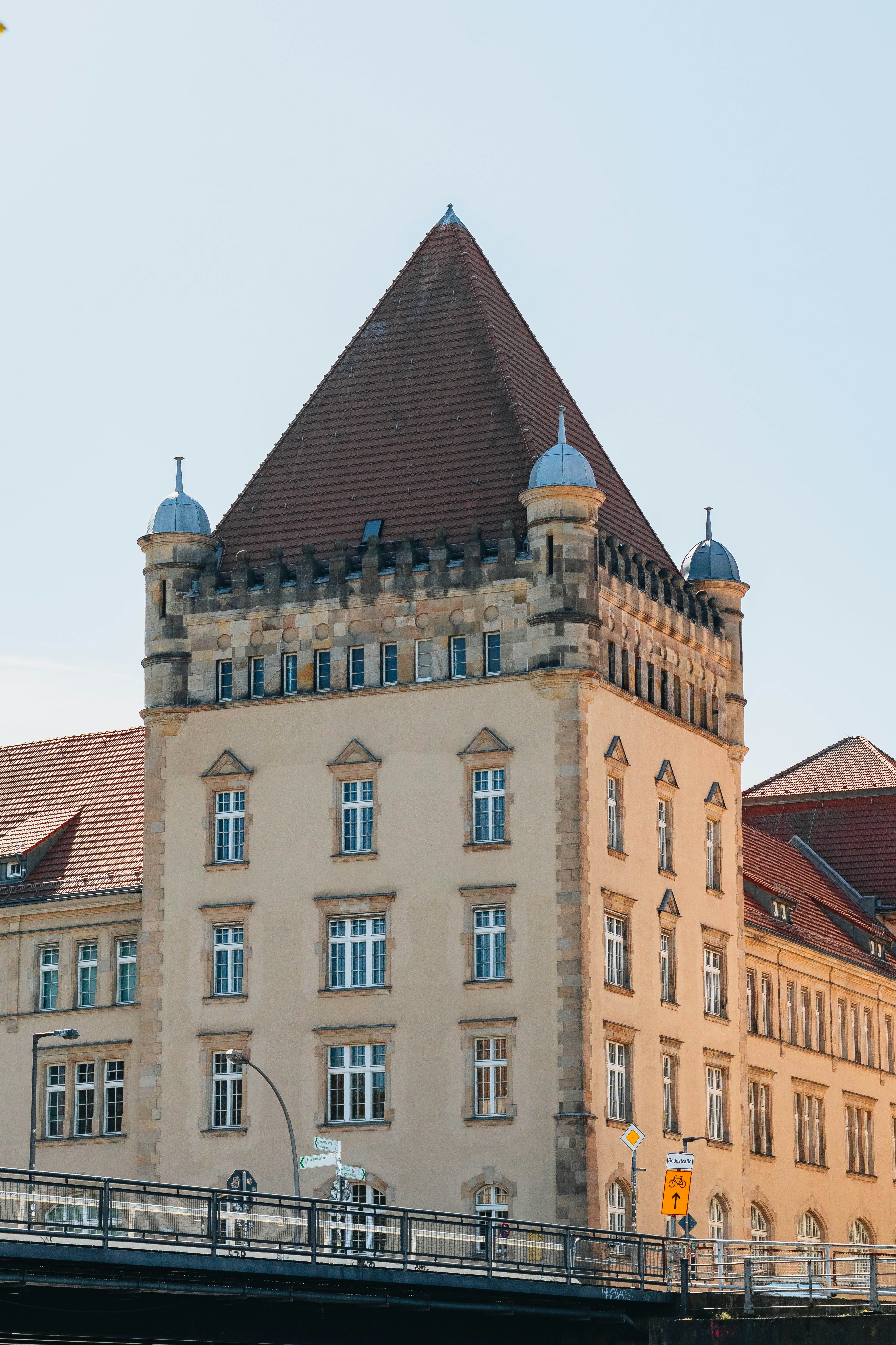 Castle Corner: A Towering Facade Against a Clear Skyline