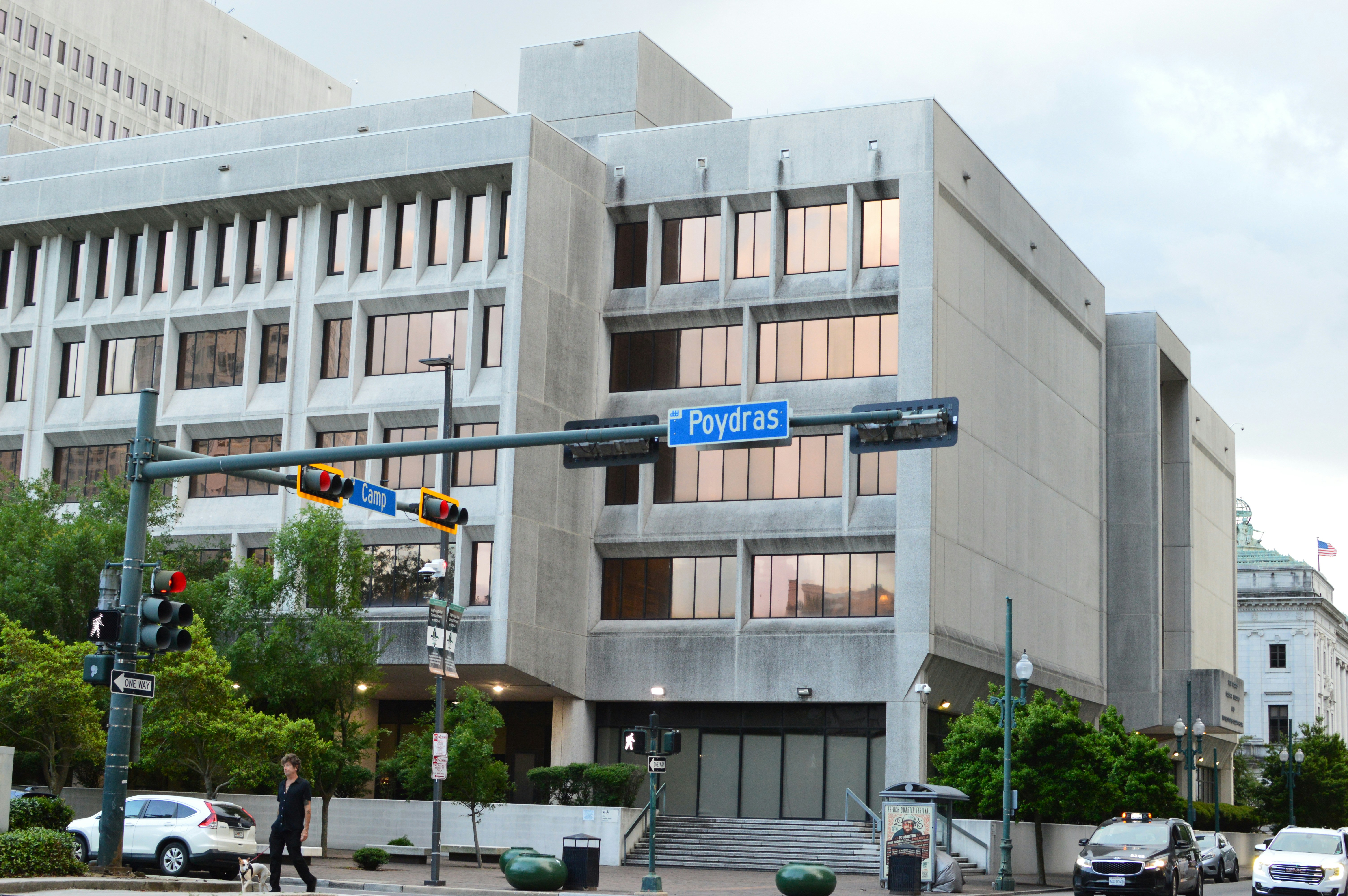 Concrete Campus: A Modernist Building Framed at Poydras Street