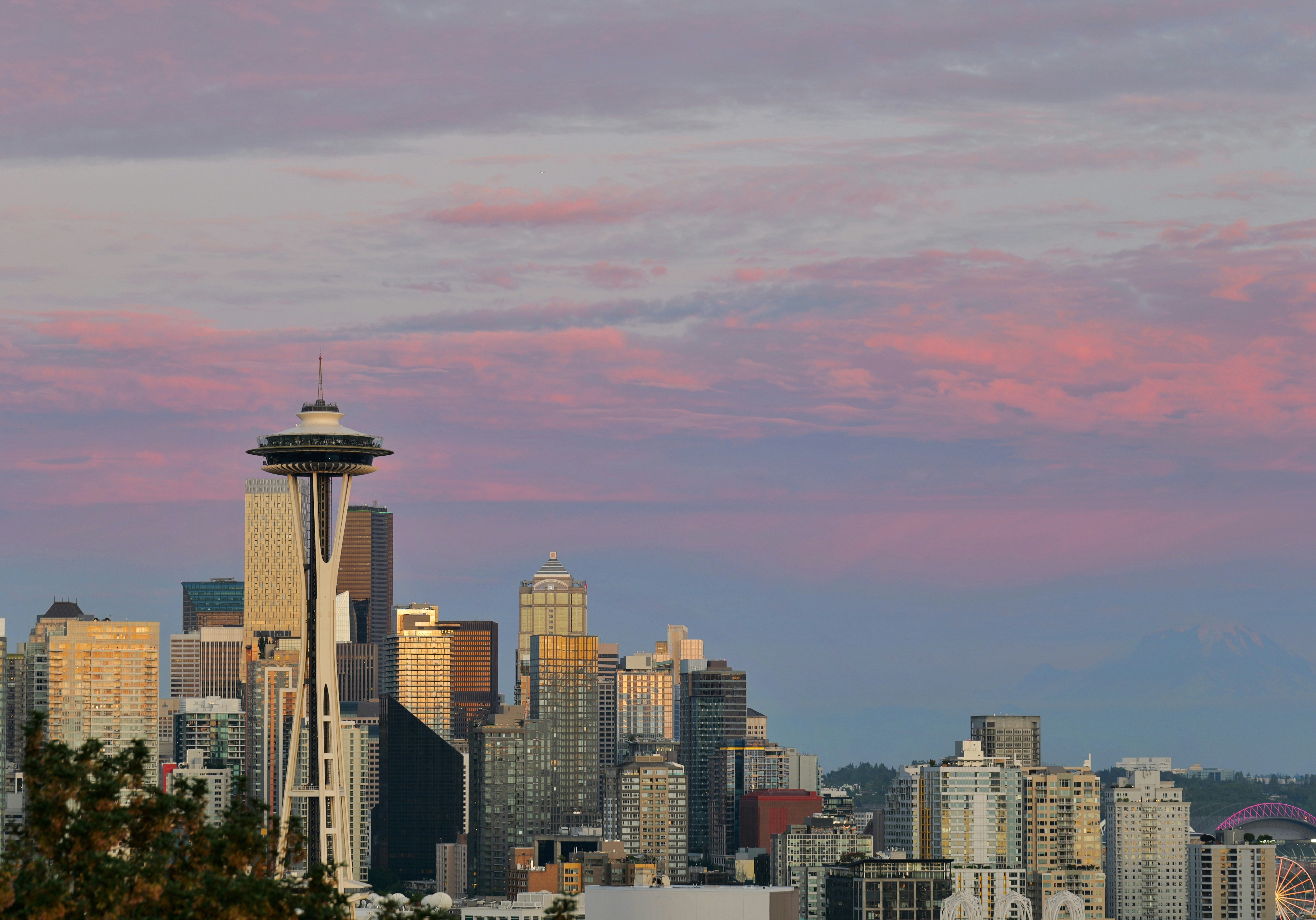 Skyline Sentinel: The Space Needle Anchored by Dusk-Soft City Haze