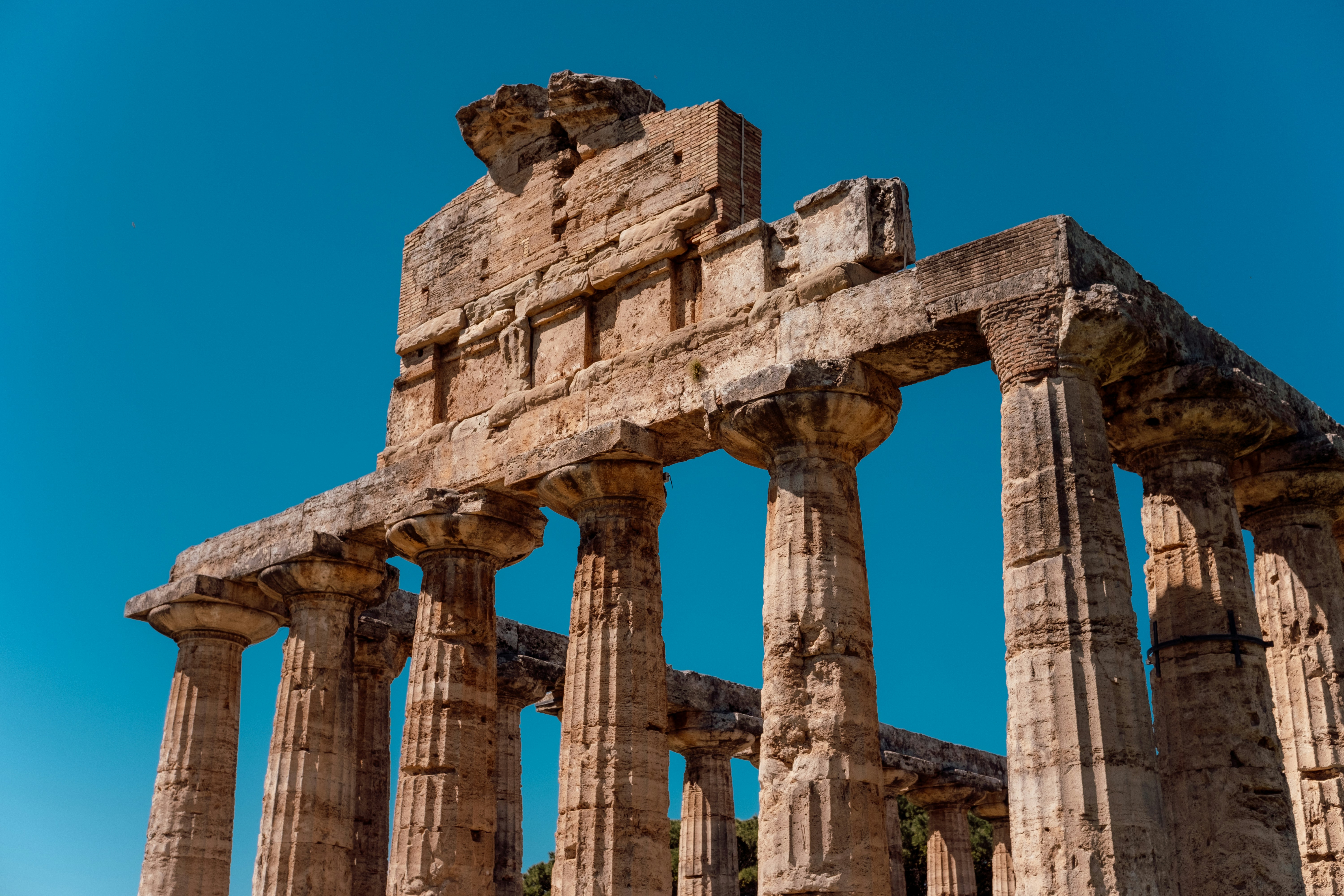 Stone Echoes: A Turbine of Columns Beneath a Clear Sky