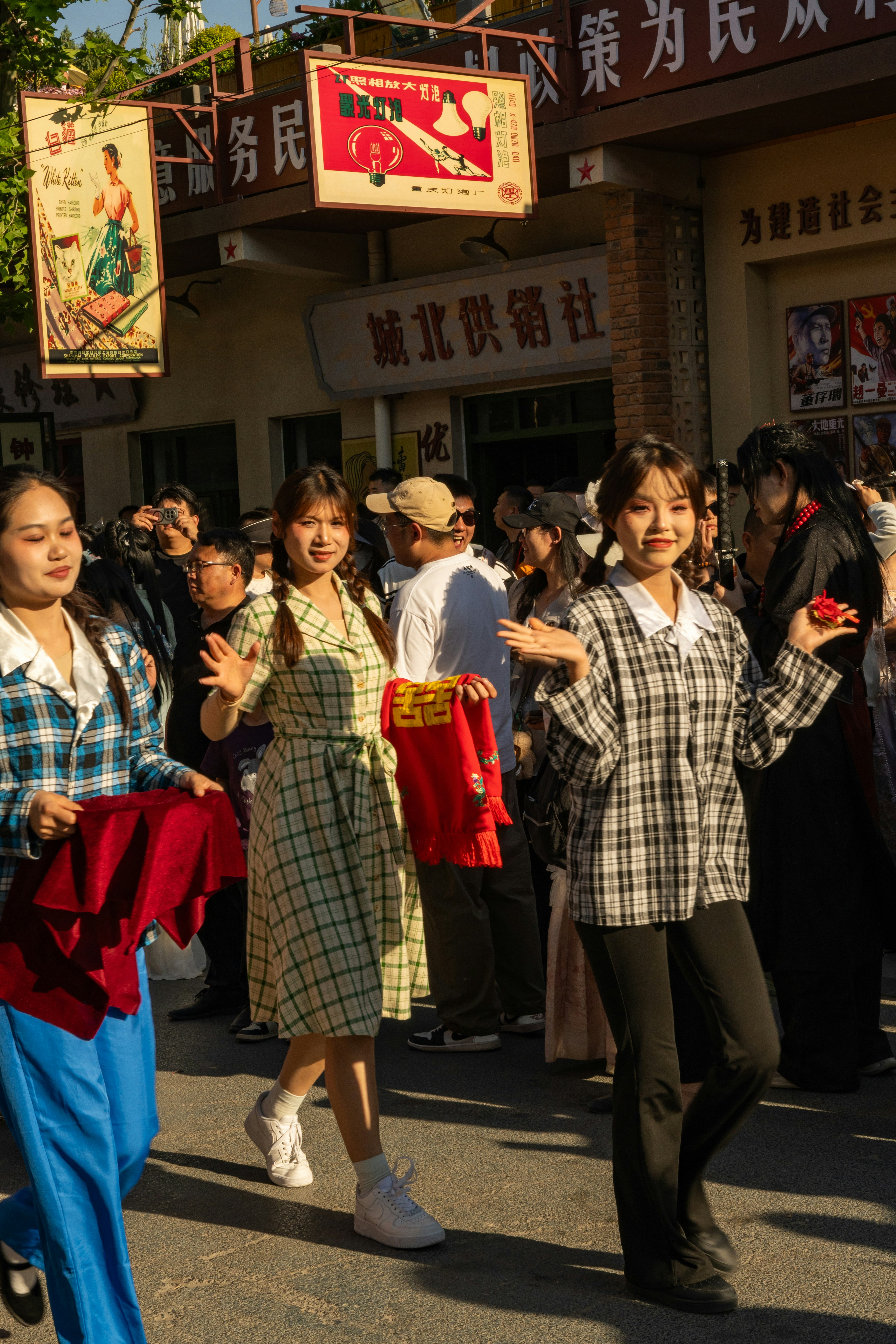 Dance of the Market Gate: Street Parade in Sunlit Linen Checks