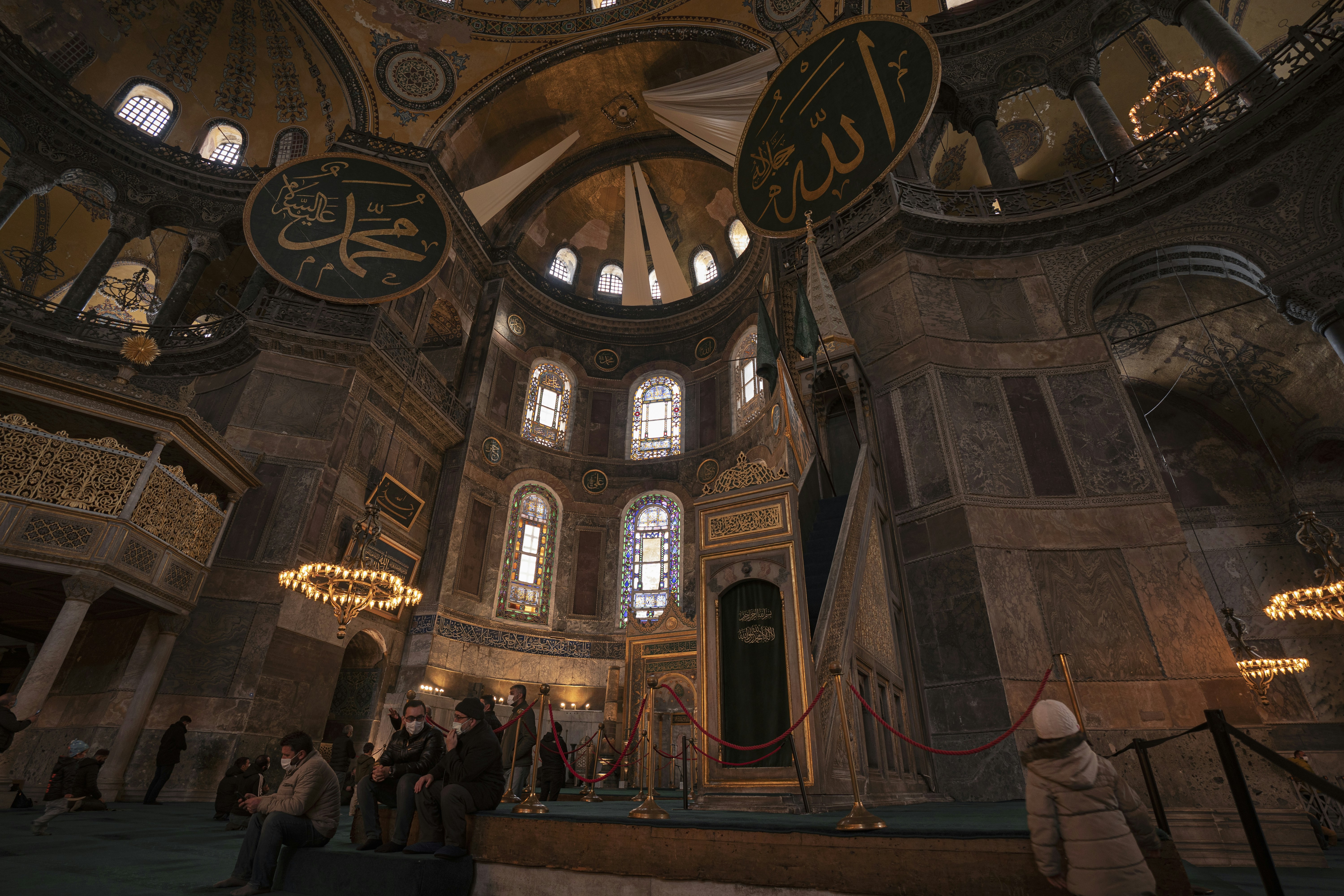 Echoes of Light in a Grand Mosque Hall