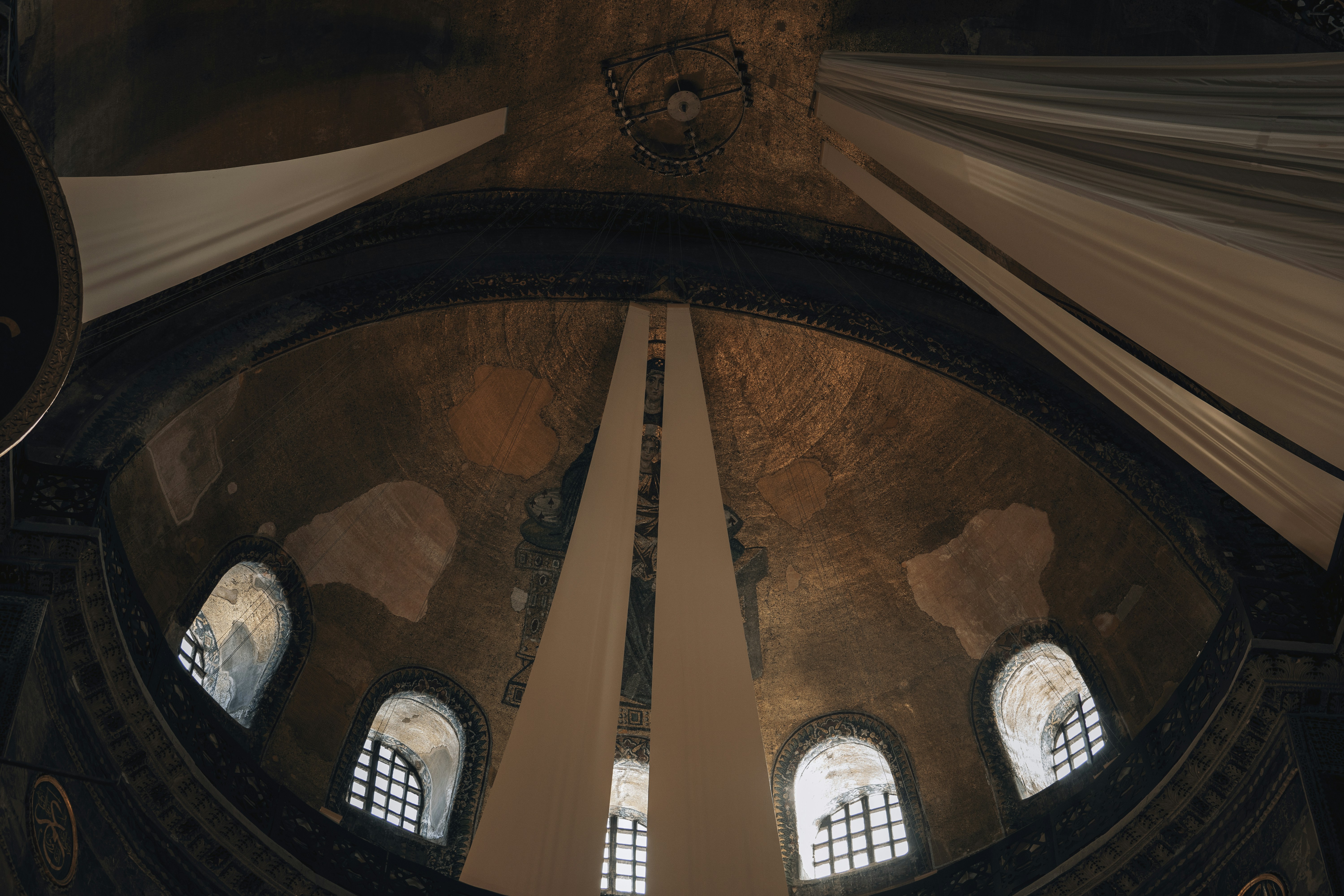 Dome of Light: Vertical Strands Center the View