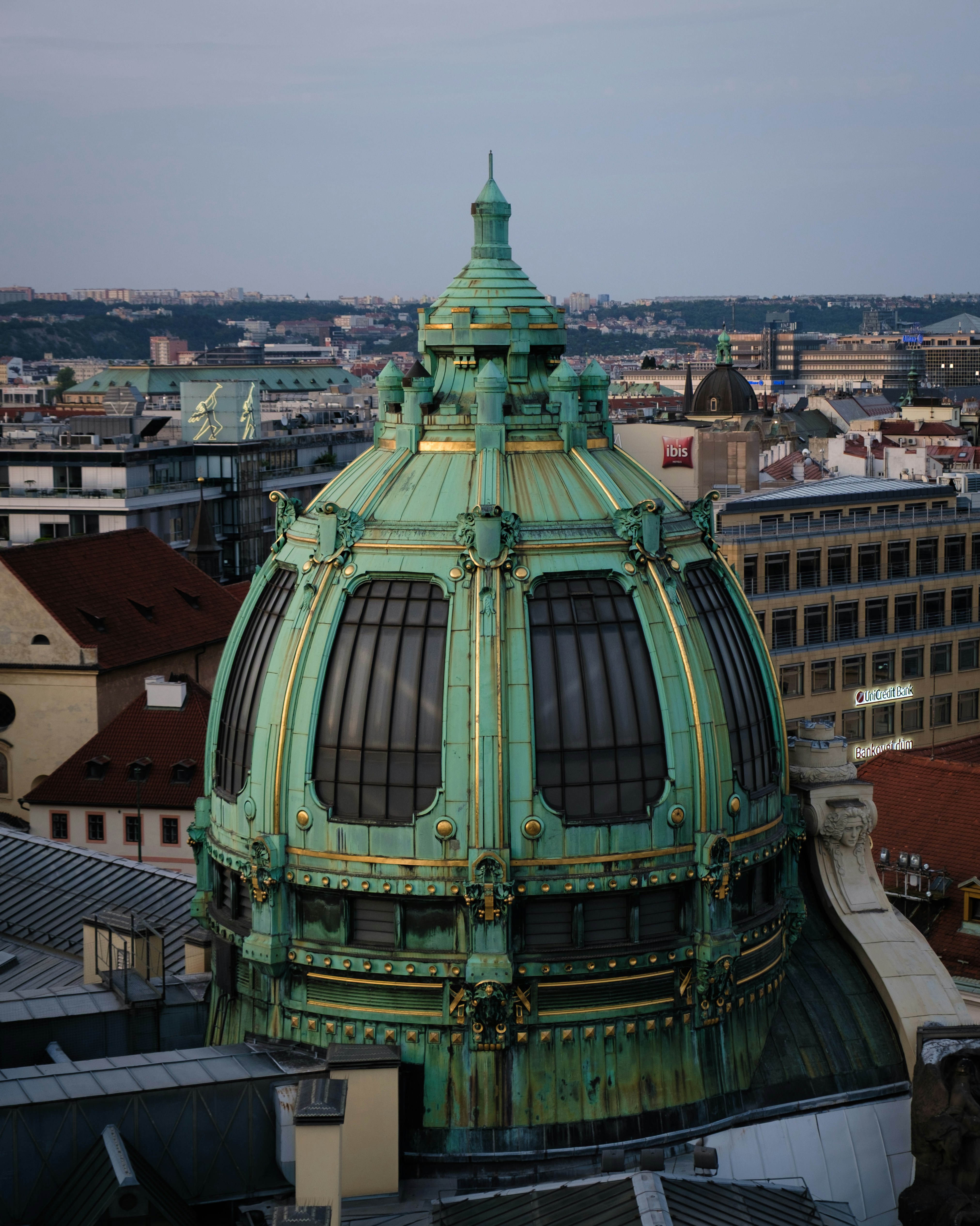 The Green Dome of the City: A Rooftop Crown Over an Urban Sea