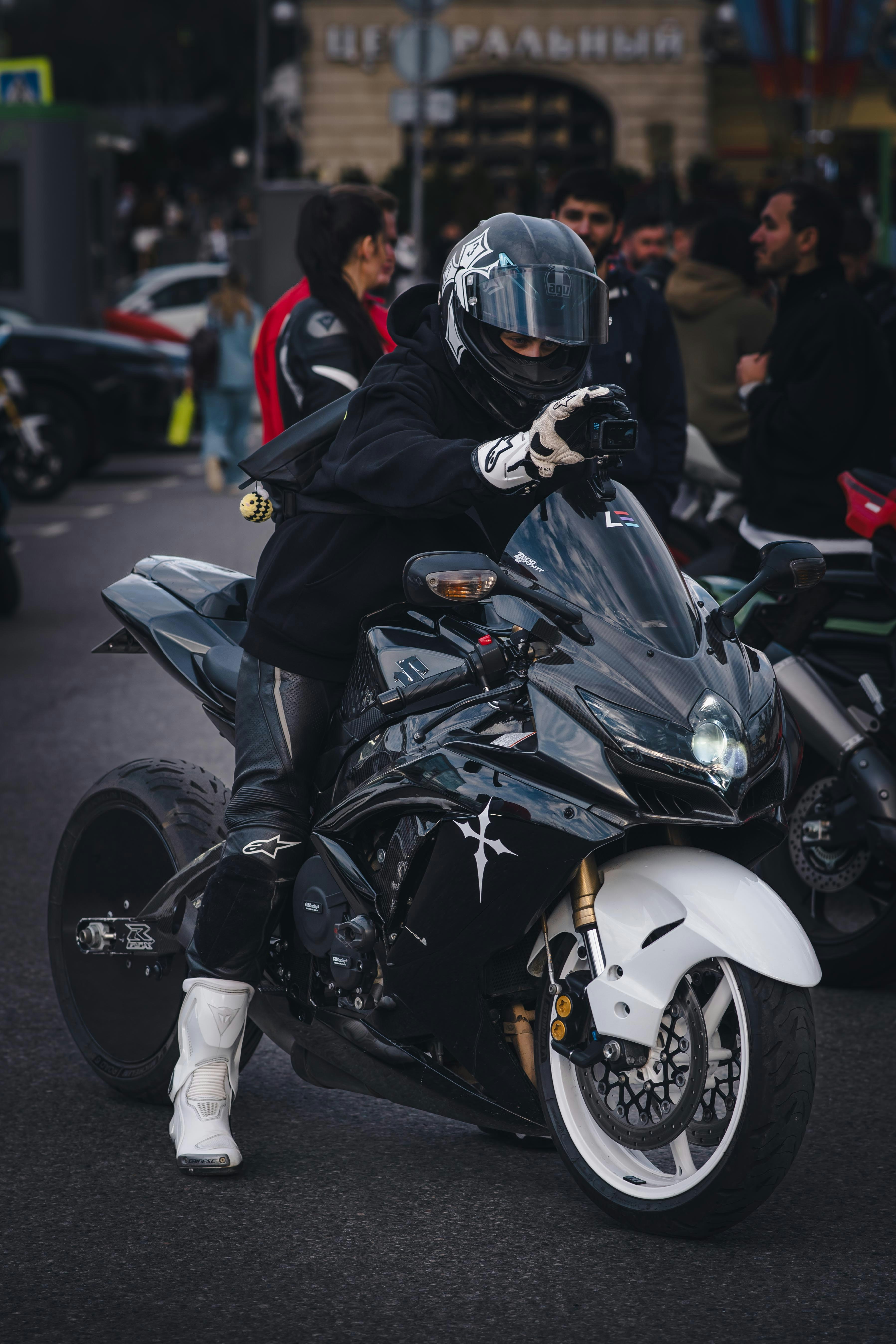 Rider in Focus: Street-Stage Portrait on a Racing Motorcycle