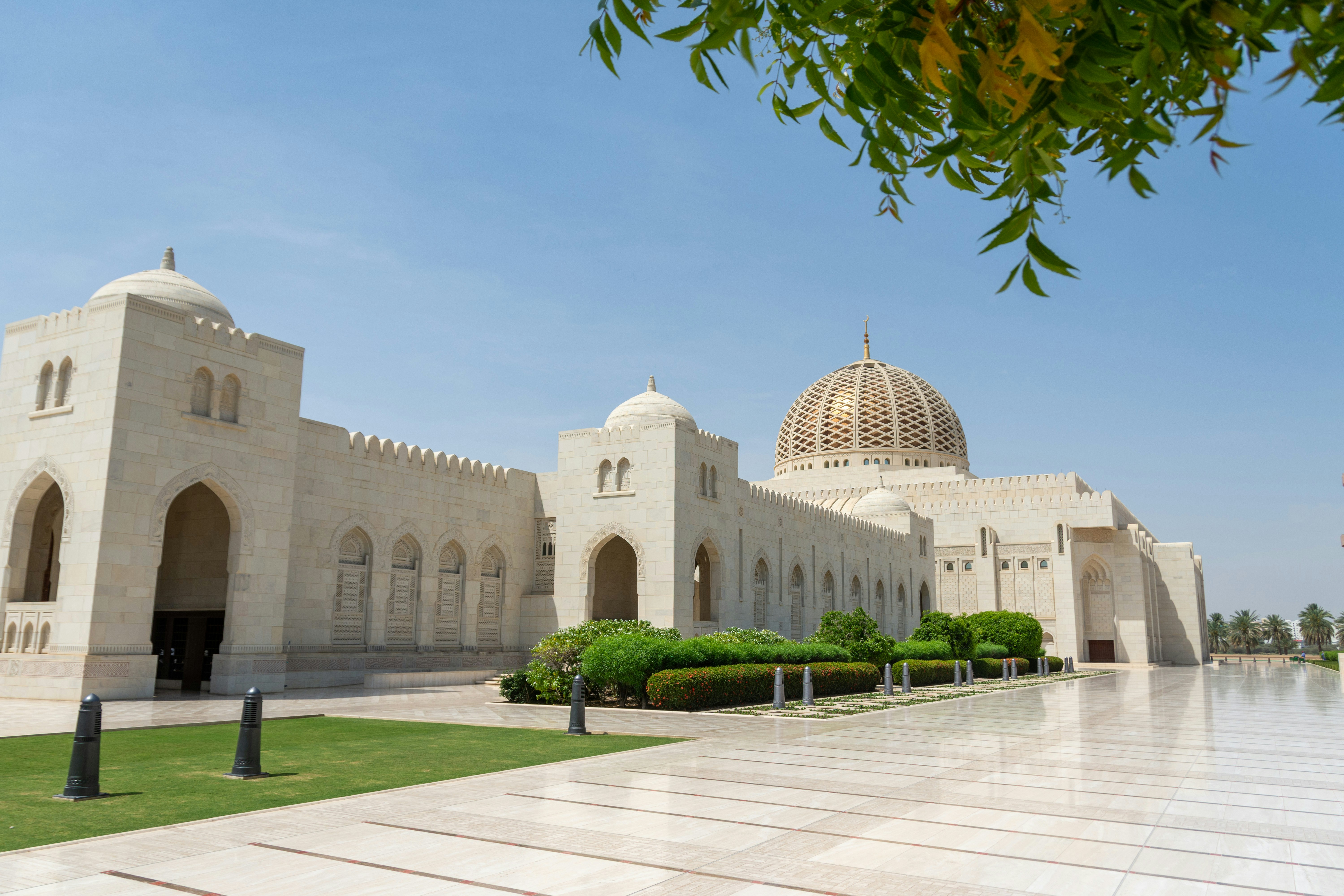 Desert Pavilion: Symmetry and Dome of Light