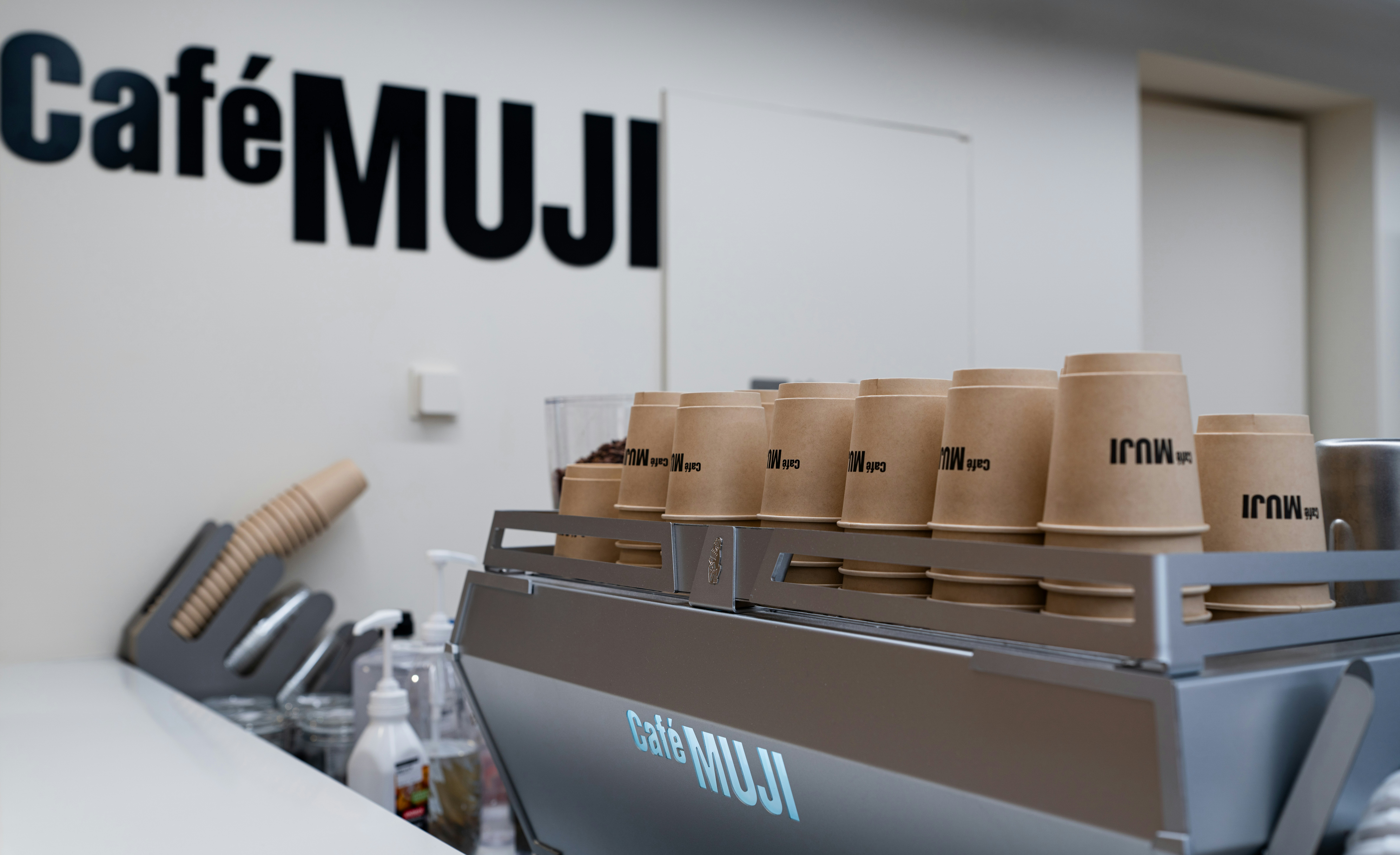 MUJI Café Counter: Stacking Cups and Quiet Minimalism