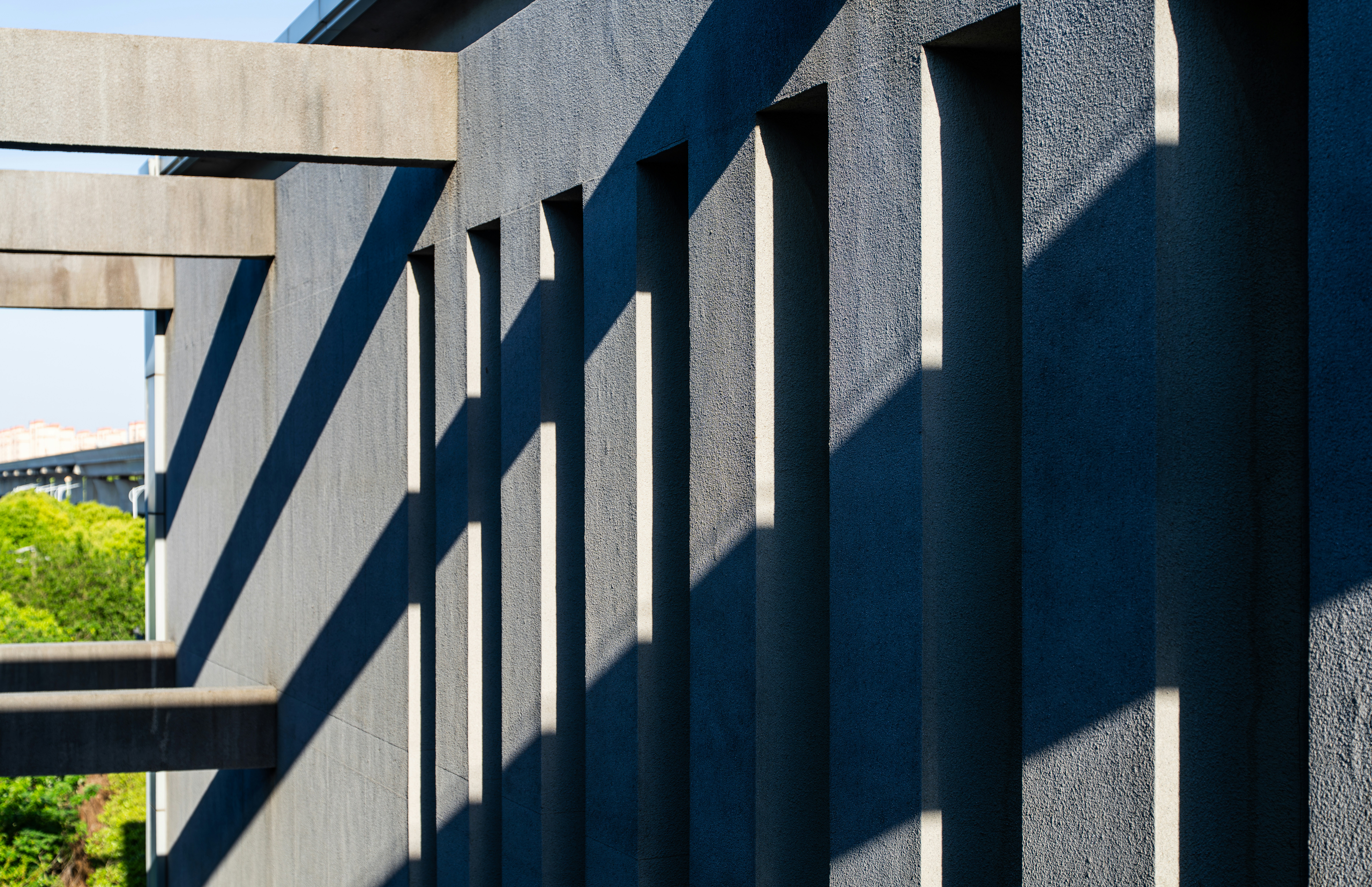 Angular Shadows on a Modern Facade