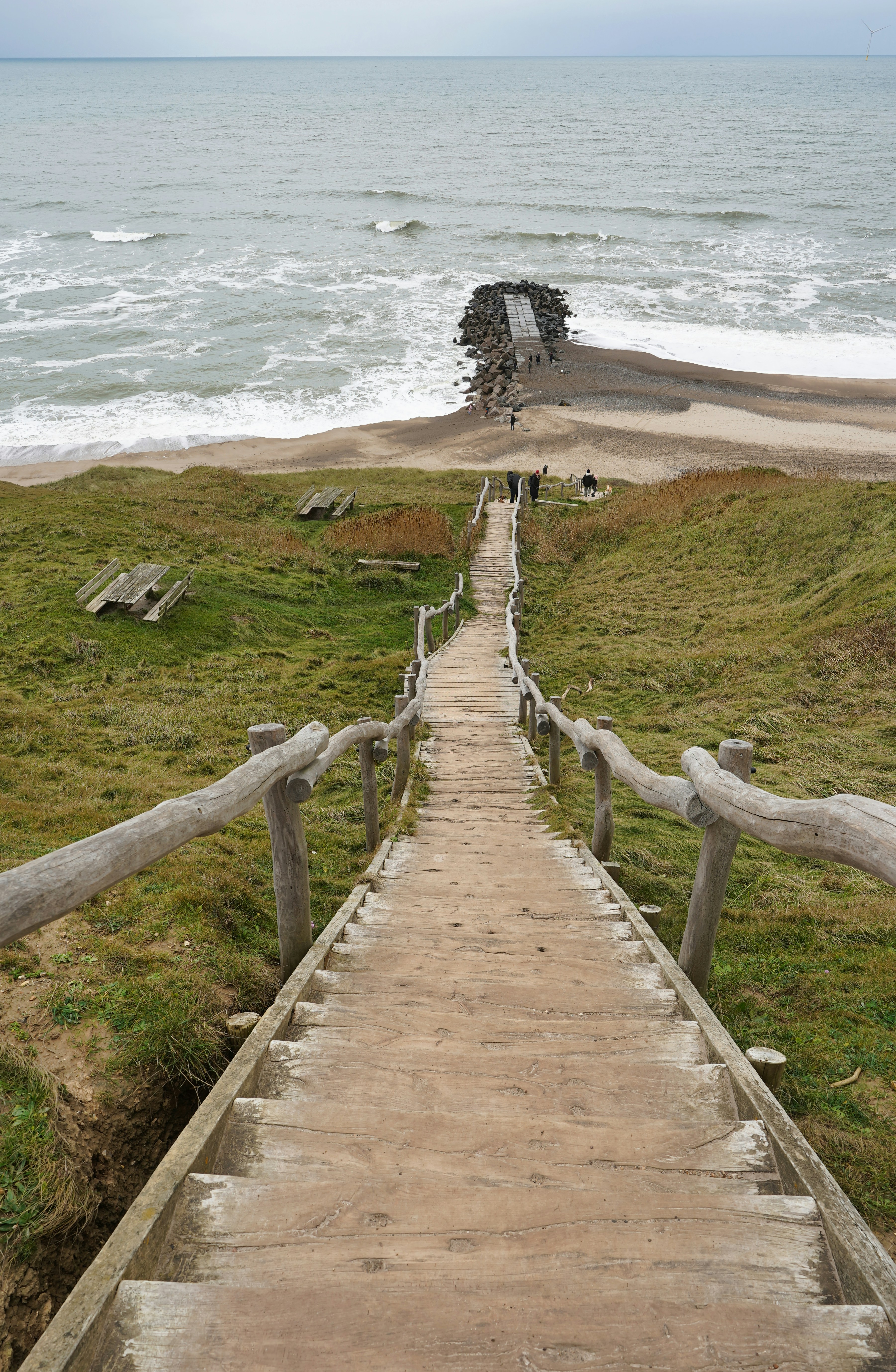 Wooden Promenade to the Sea: A Coastal Ascent