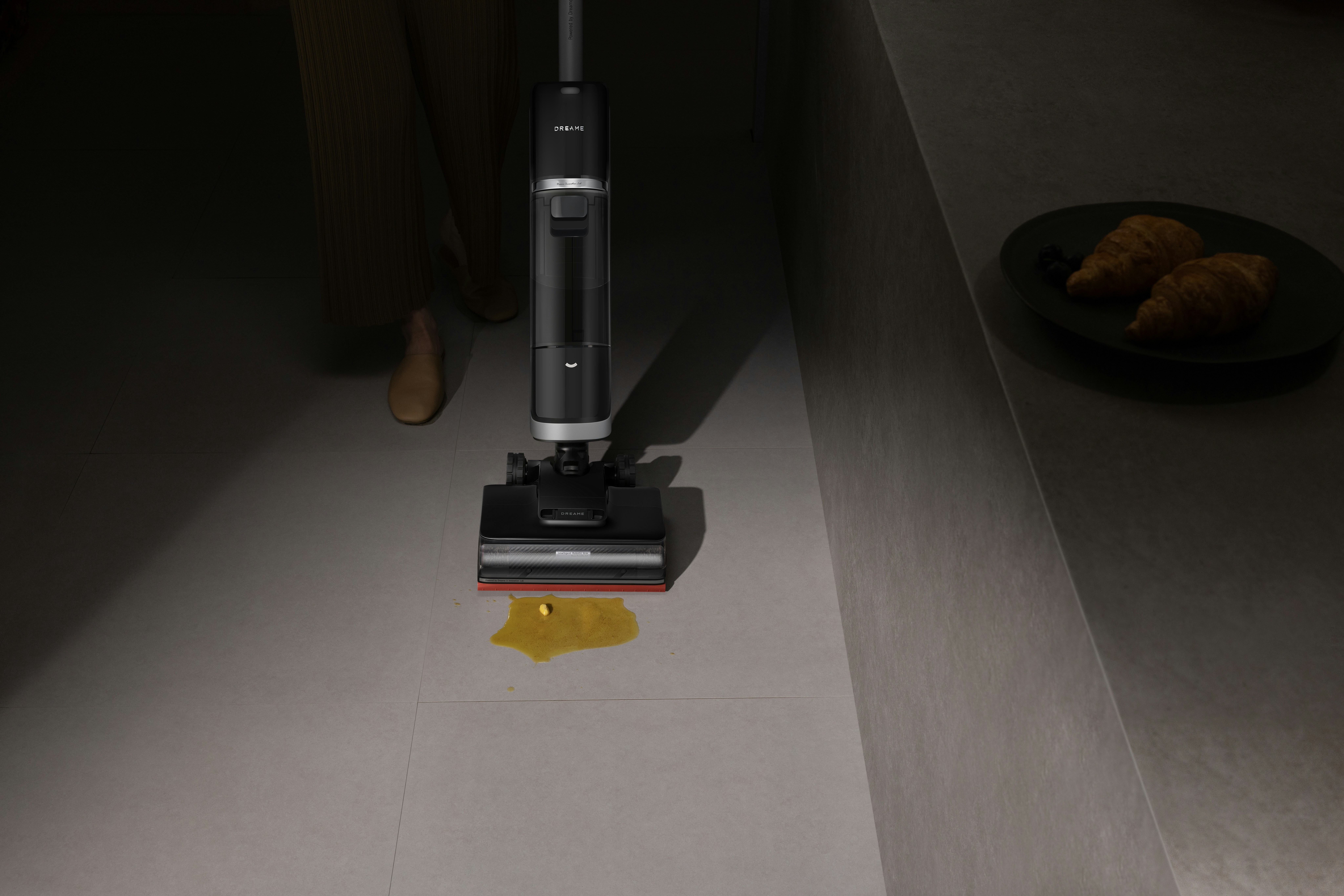 Spotlight on Silent Power: A Cordless Vacuum Manuevers a Spill
