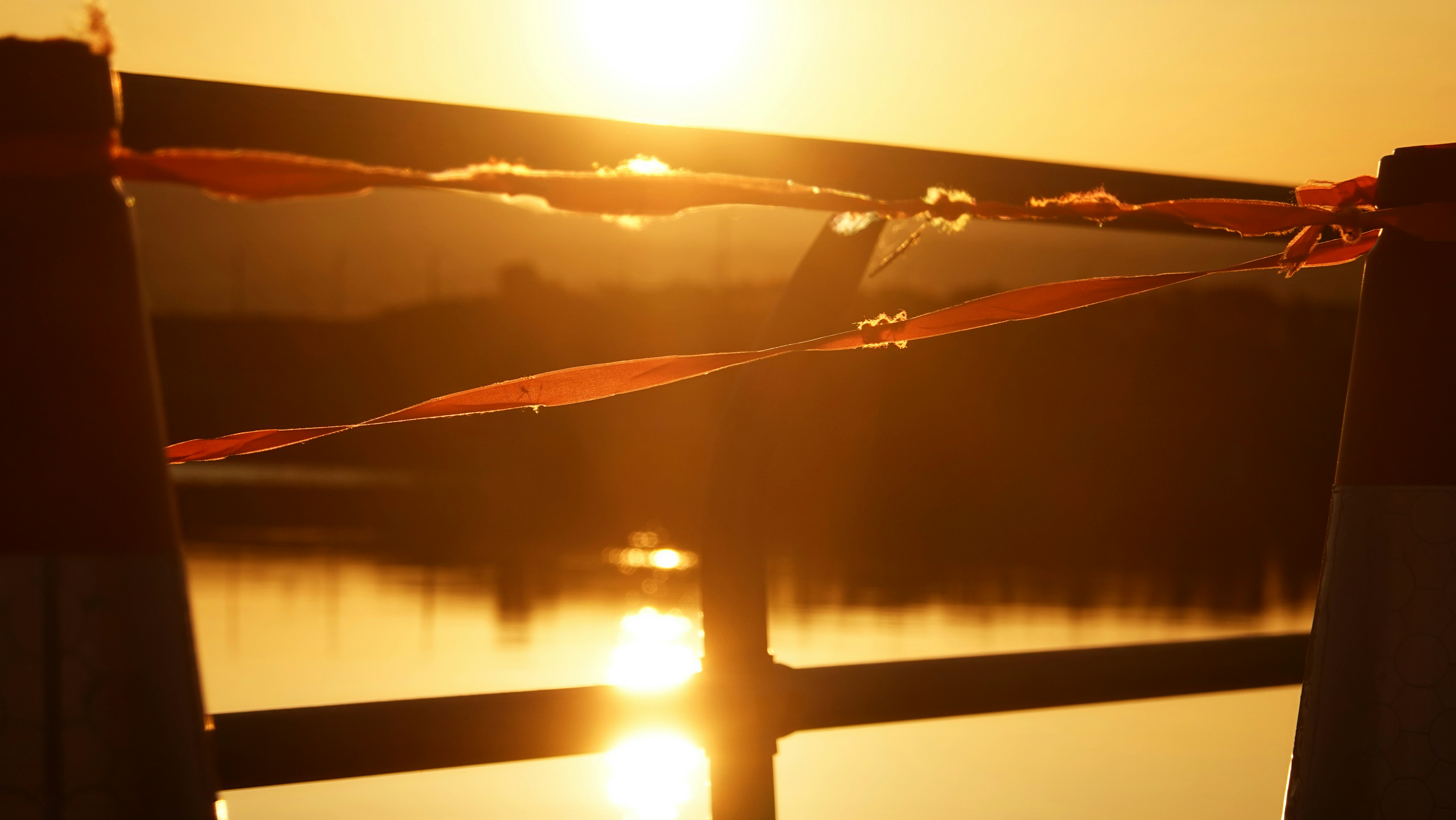 Sunlit Ropes and Golden Horizon