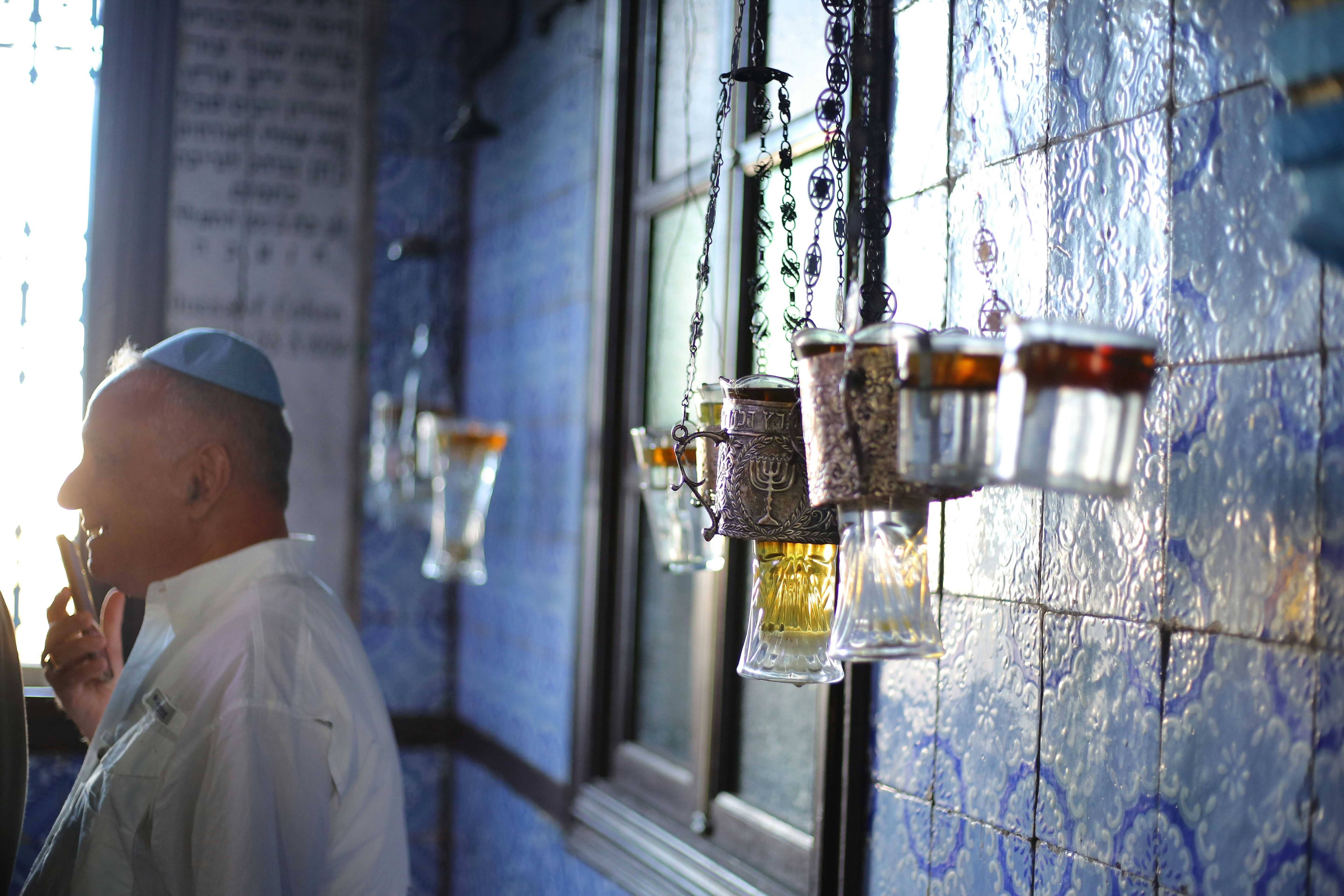 Cups of Light: Hanging Glasses and a Quiet Moment